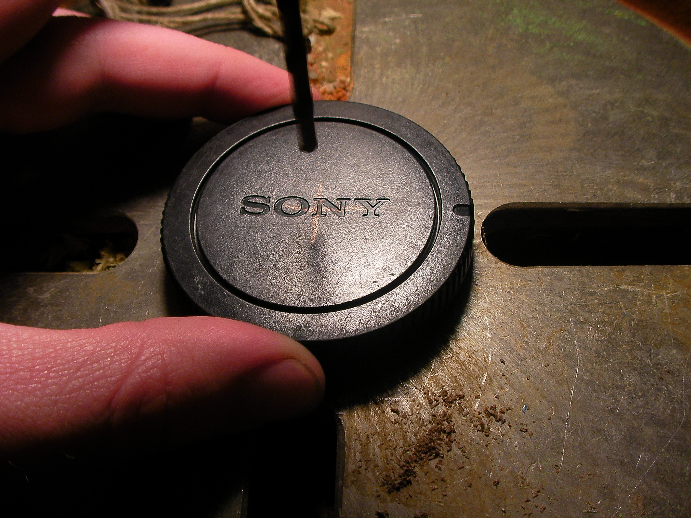 Pinhole DSLR (quick and Dirty Edition) : 4 Steps - Instructables