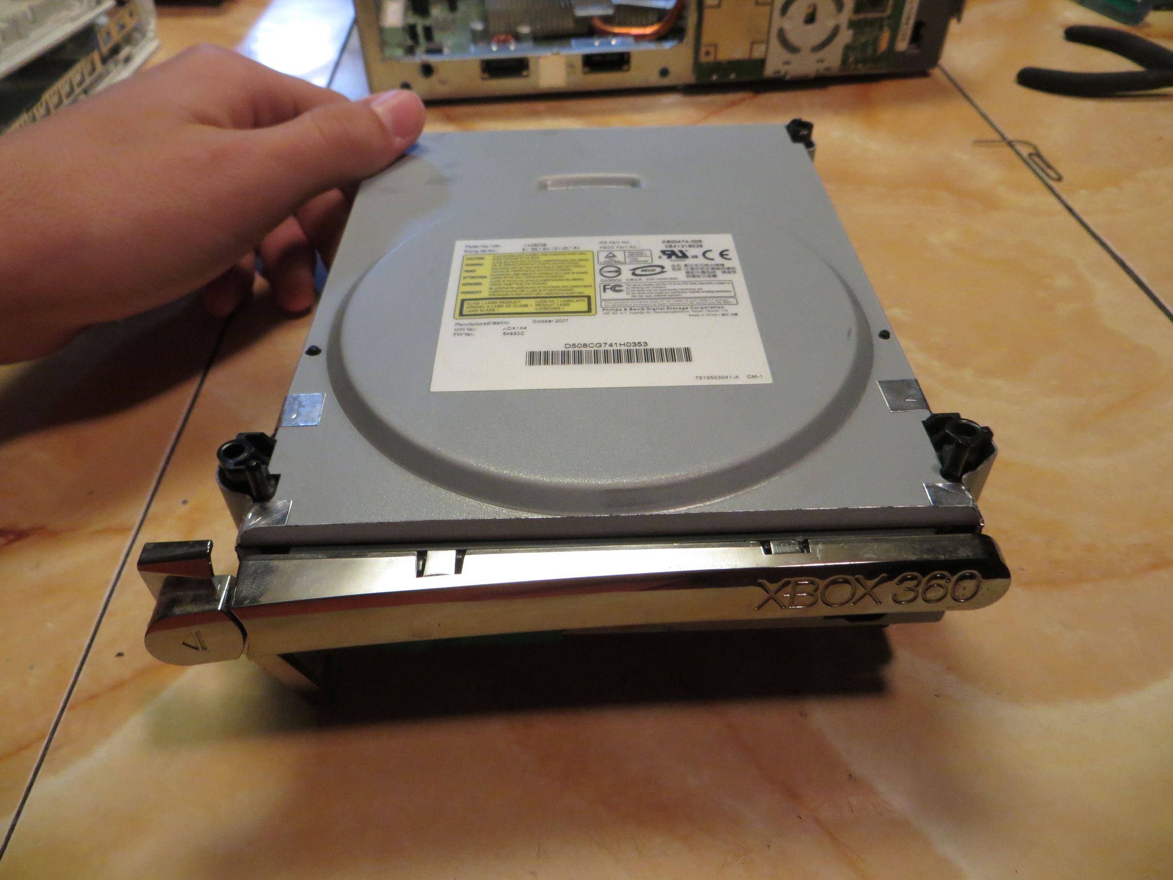 How to Fix a Stuck Xbox 360 (or PC) Disc Tray : 7 Steps - Instructables