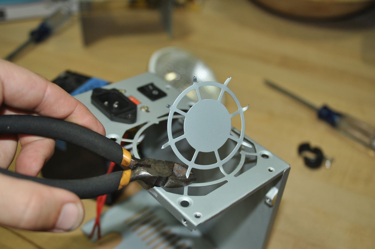 Hack-A-Lantern: Recycled Computer Power Supply Flashlight : 8 Steps ...