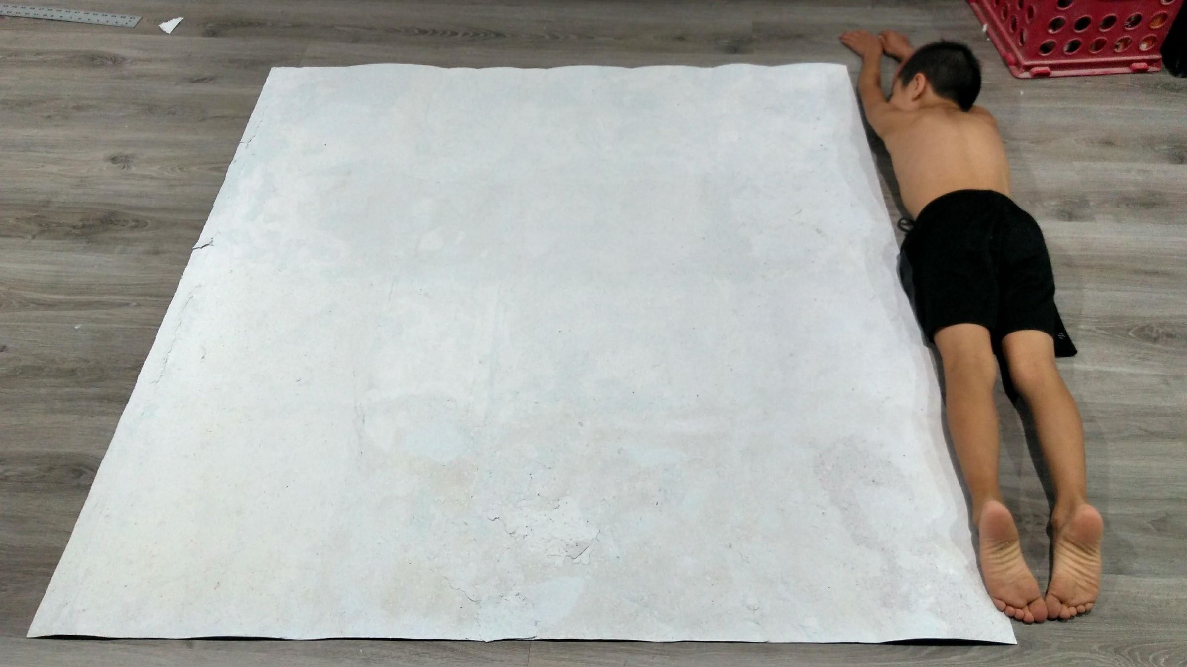 Make a Giant Paper Canvas From Repurposed Paper : 4 Steps - Instructables