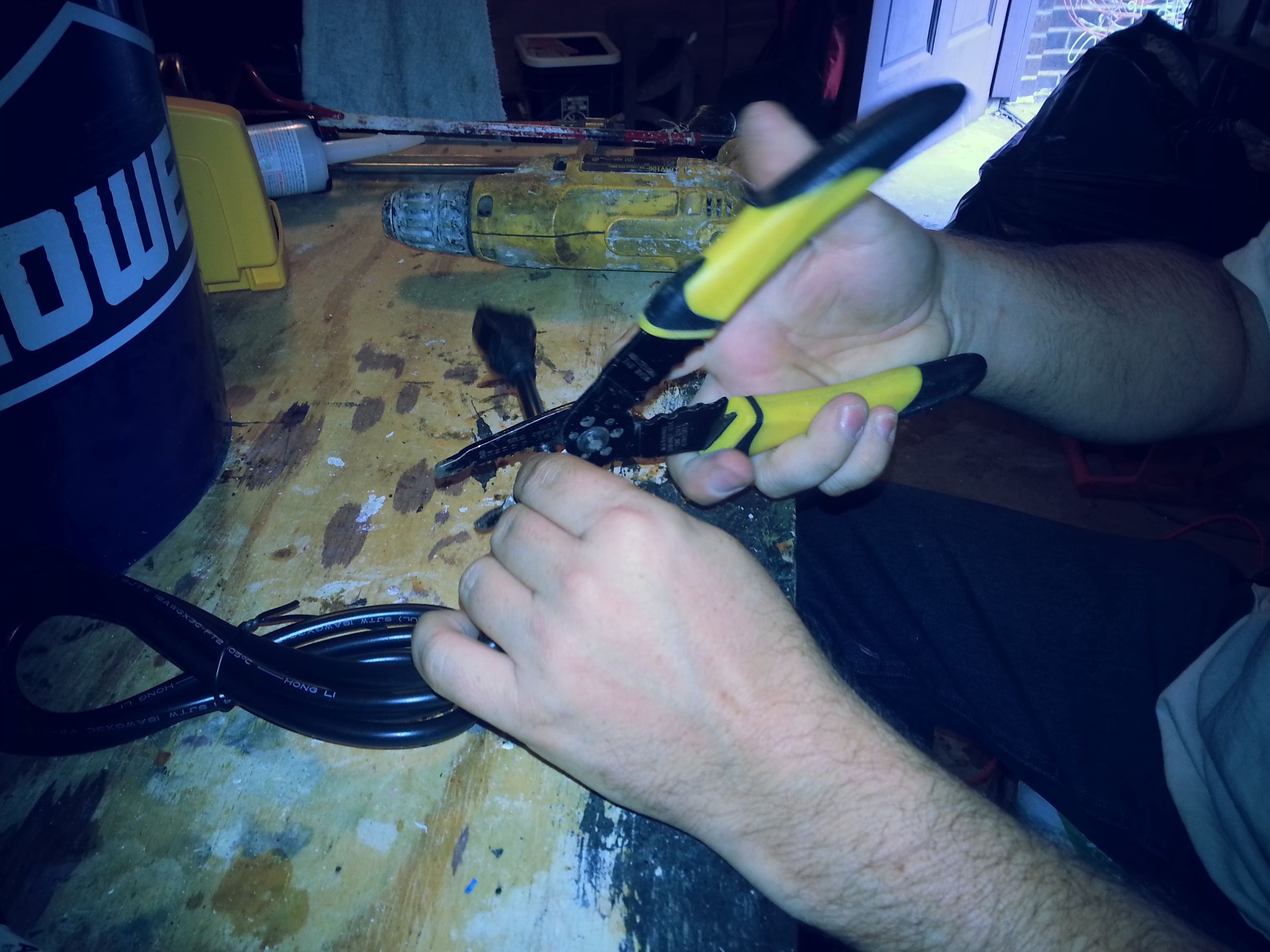 Awesomely Automatic Garden Watering Buddy - Complete With Reservoir for ...