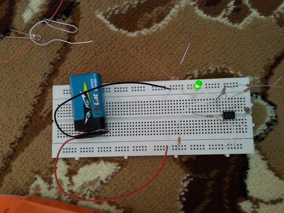 DARK/LIGHT SENSOR BASED ON the LM741 Opamp : 4 Steps - Instructables