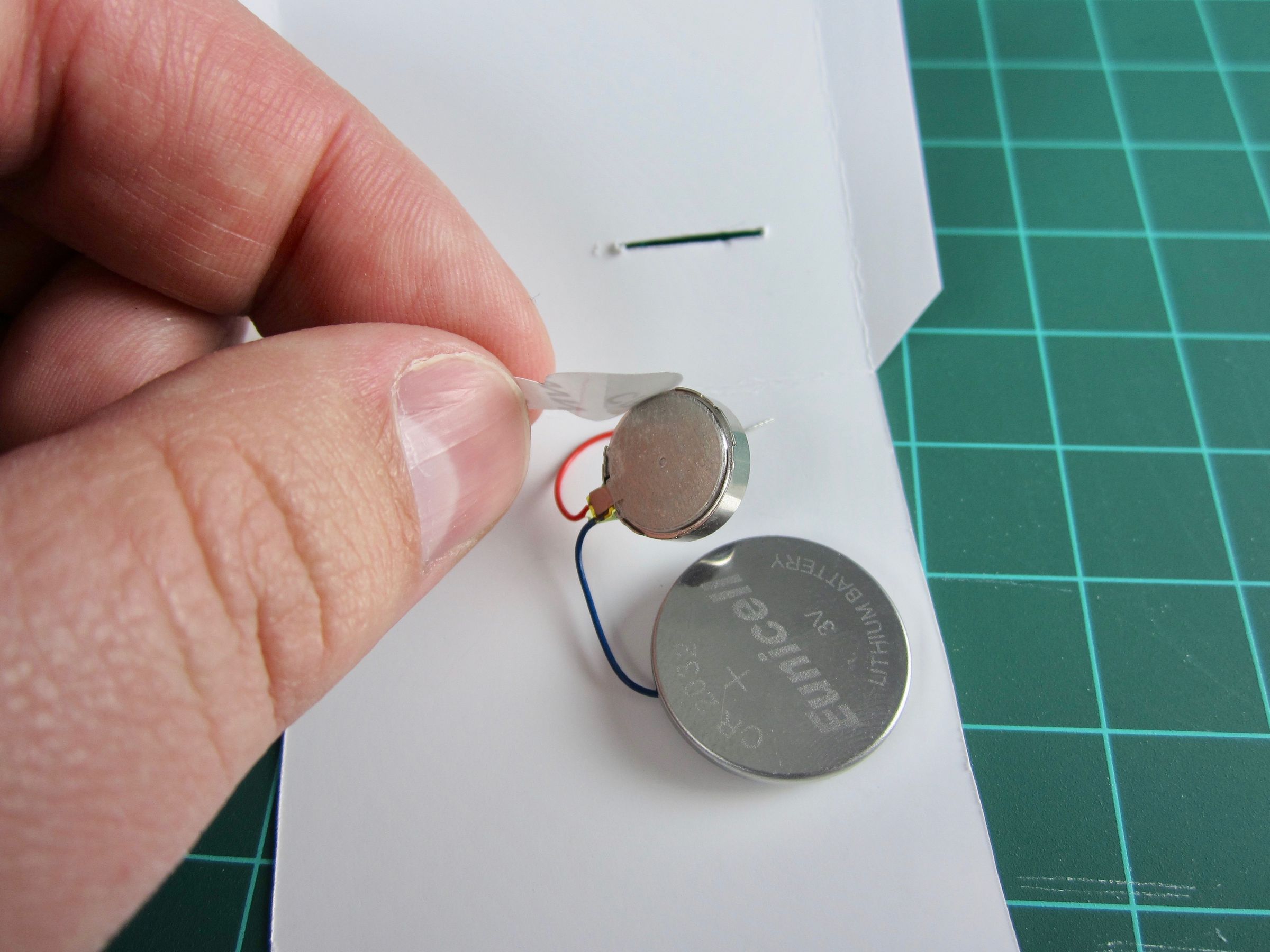 Move and Blink Paper Robot : 10 Steps (with Pictures) - Instructables