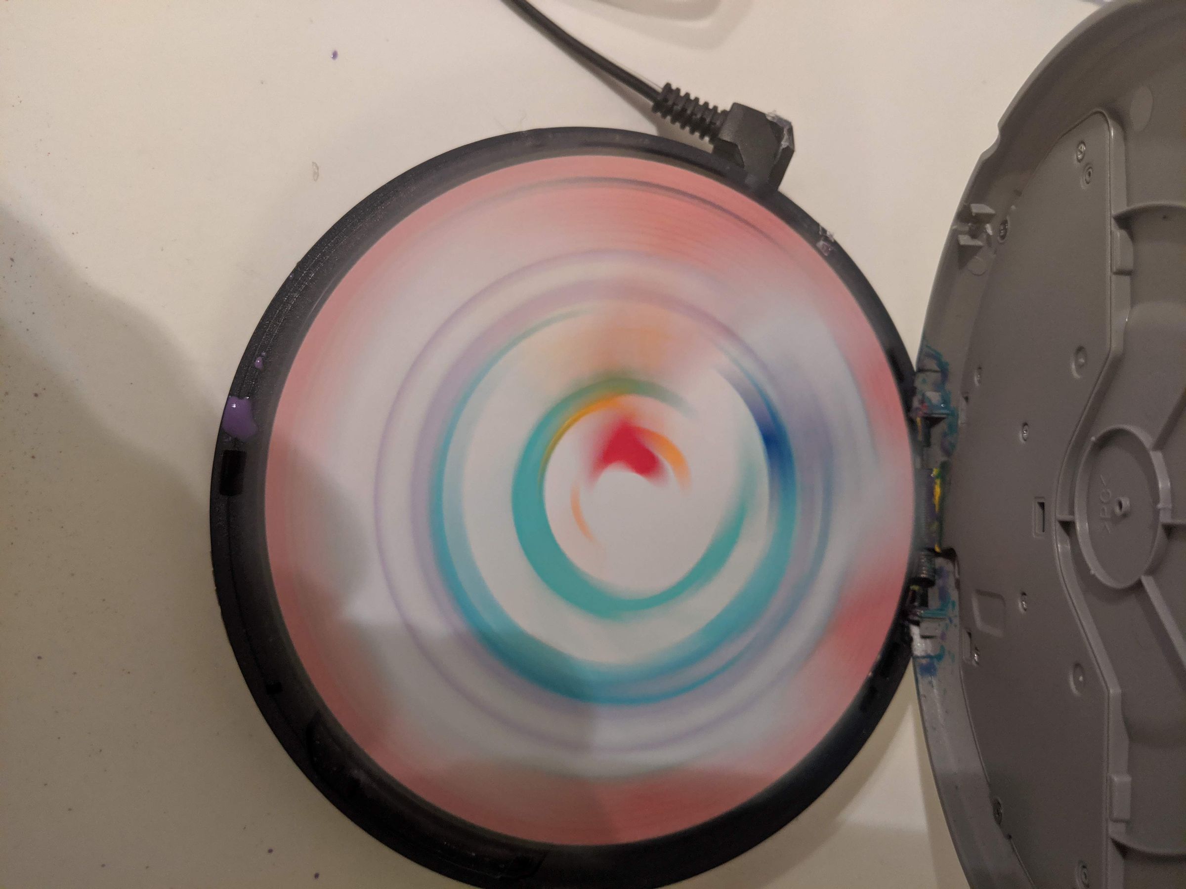 Spin Art - Discman Upcycle : 6 Steps - Instructables