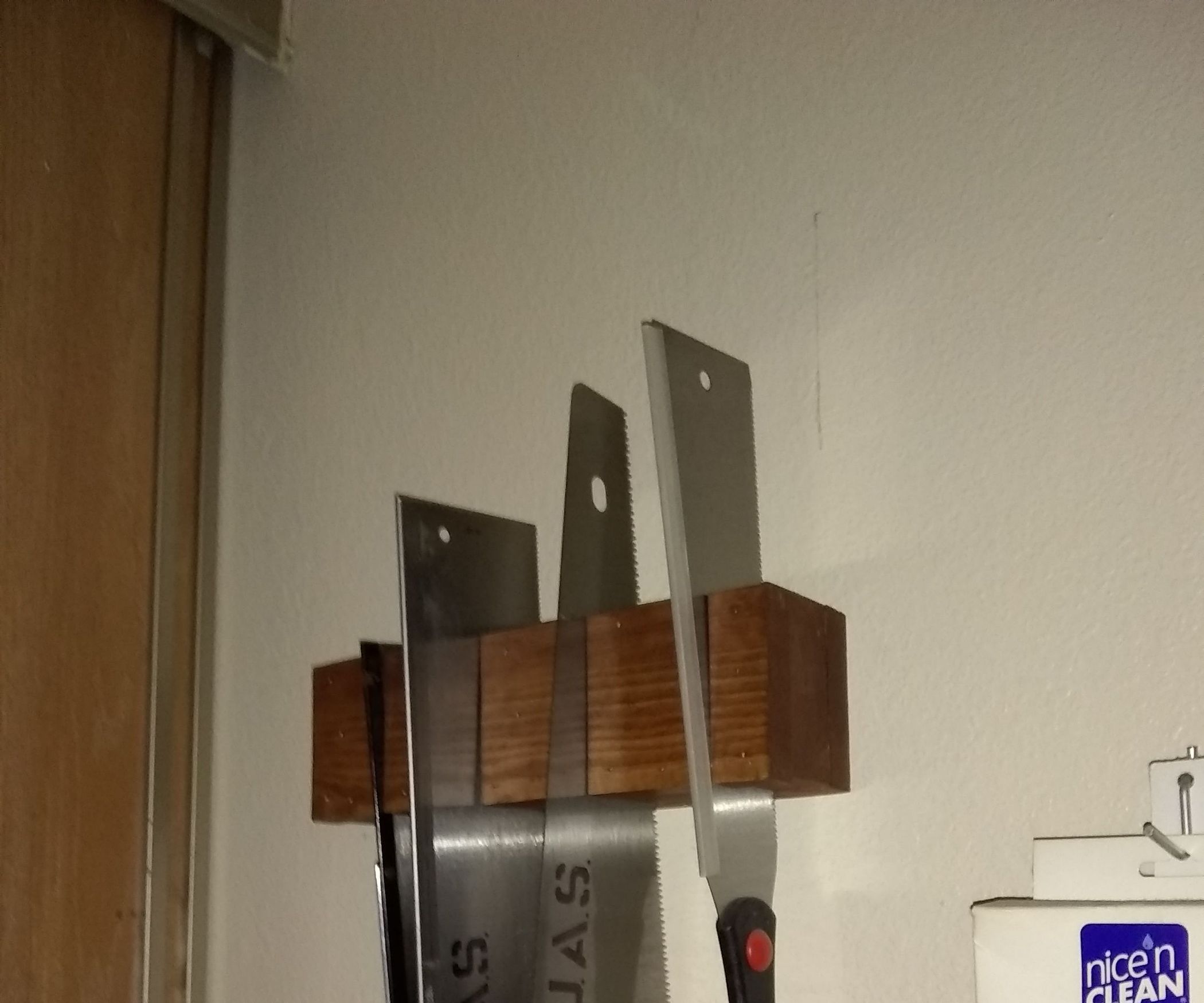 Easy Saw Rack From Scrap! : 6 Steps (with Pictures) - Instructables