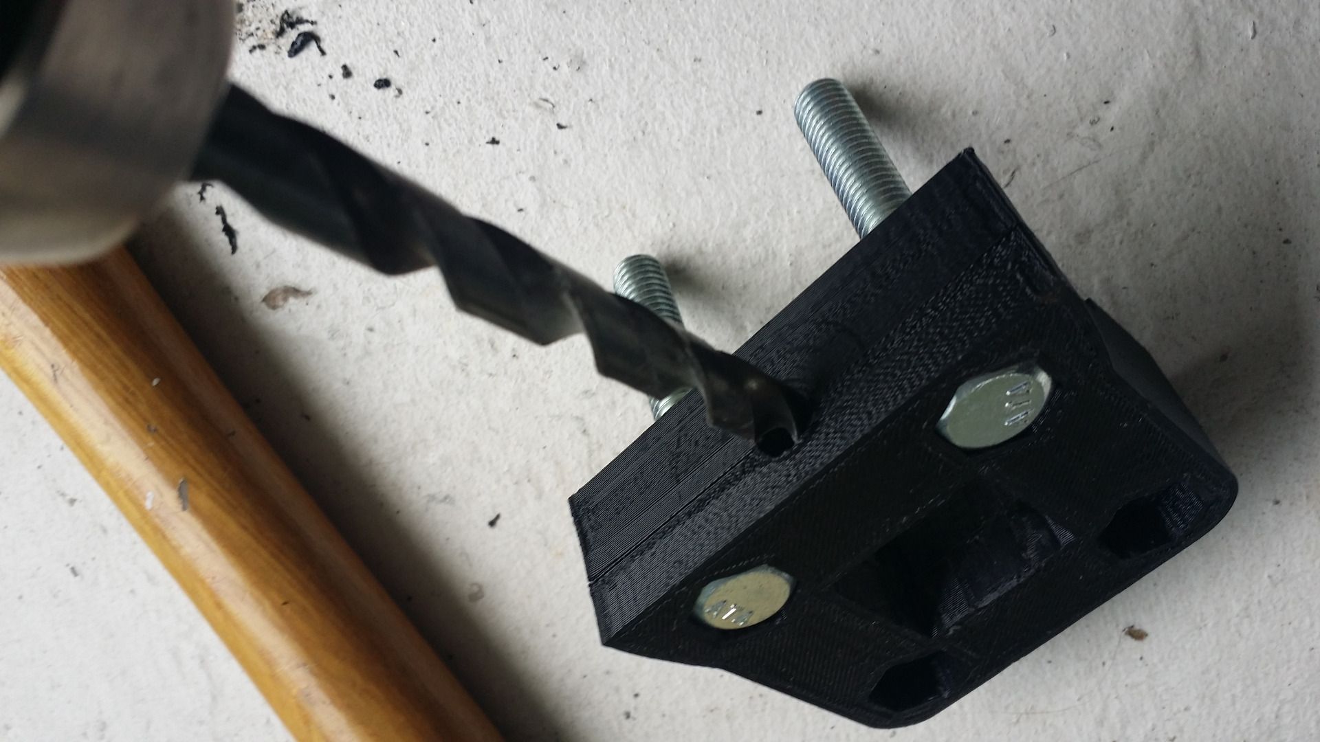 3D Printed Adjustable Standing Desk for Under $50 : 6 Steps (with ...