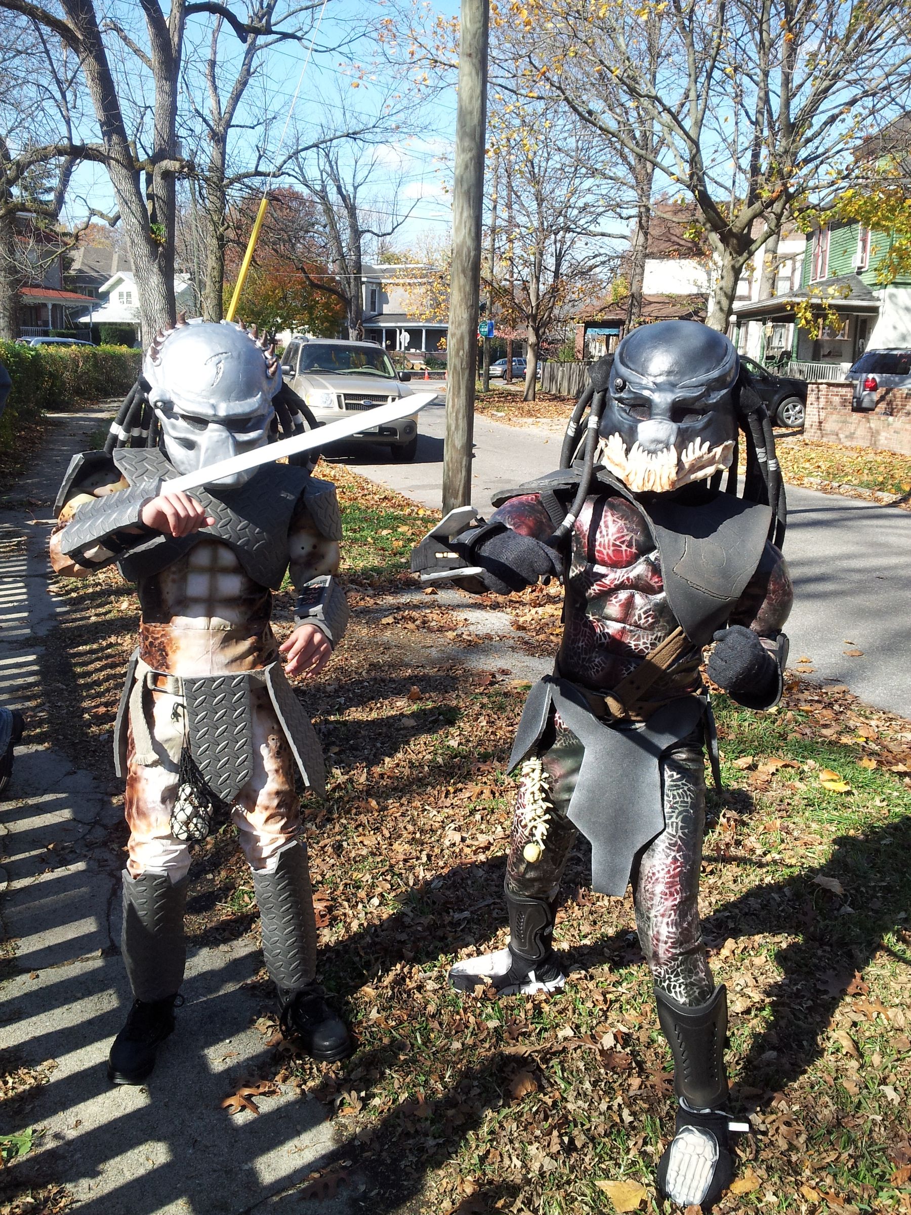 Predator Costumes - Bio Helmets, Latex Skin, Armor and Blades ...