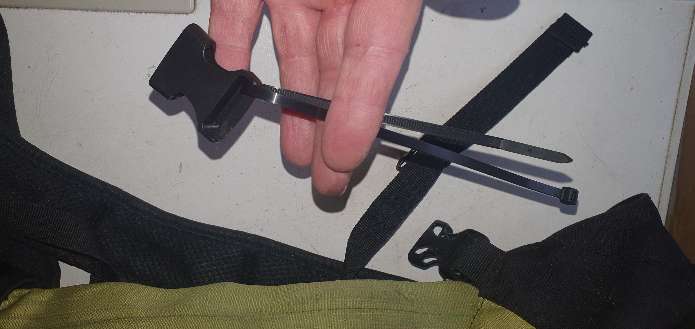 No-Sew Repair of Backpack Buckle : 8 Steps (with Pictures) - Instructables