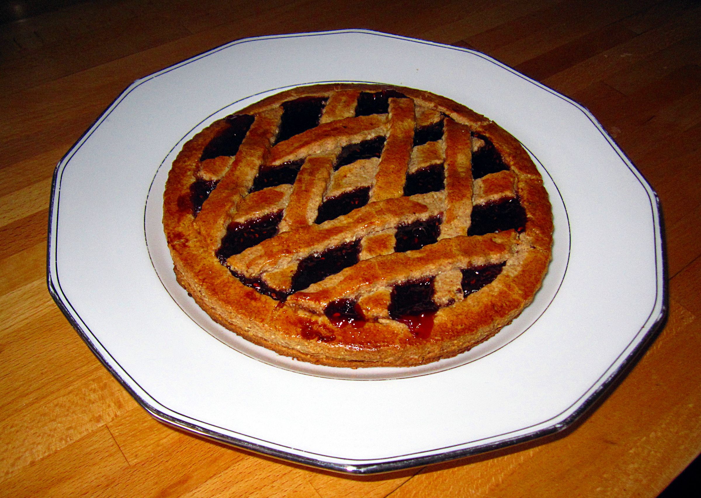 Traditional Raspberry Pie: a Linzertorte or Linzer Torte : 7 Steps ...