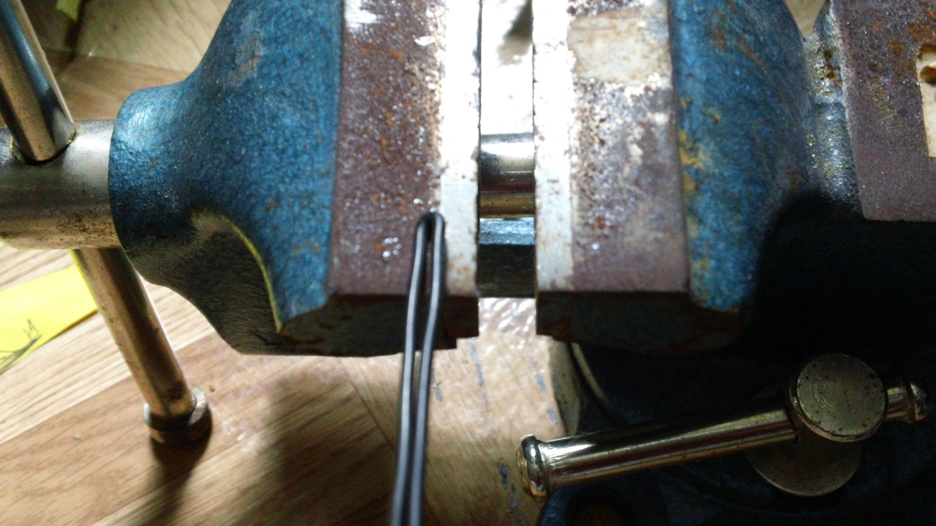 Basics of Twisting Wire for Jewelry : 4 Steps (with Pictures ...