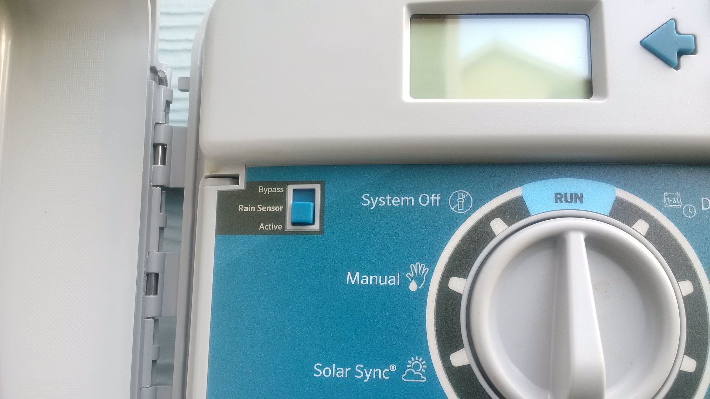 Install a Hunter Solar Sync Sensor : 5 Steps - Instructables