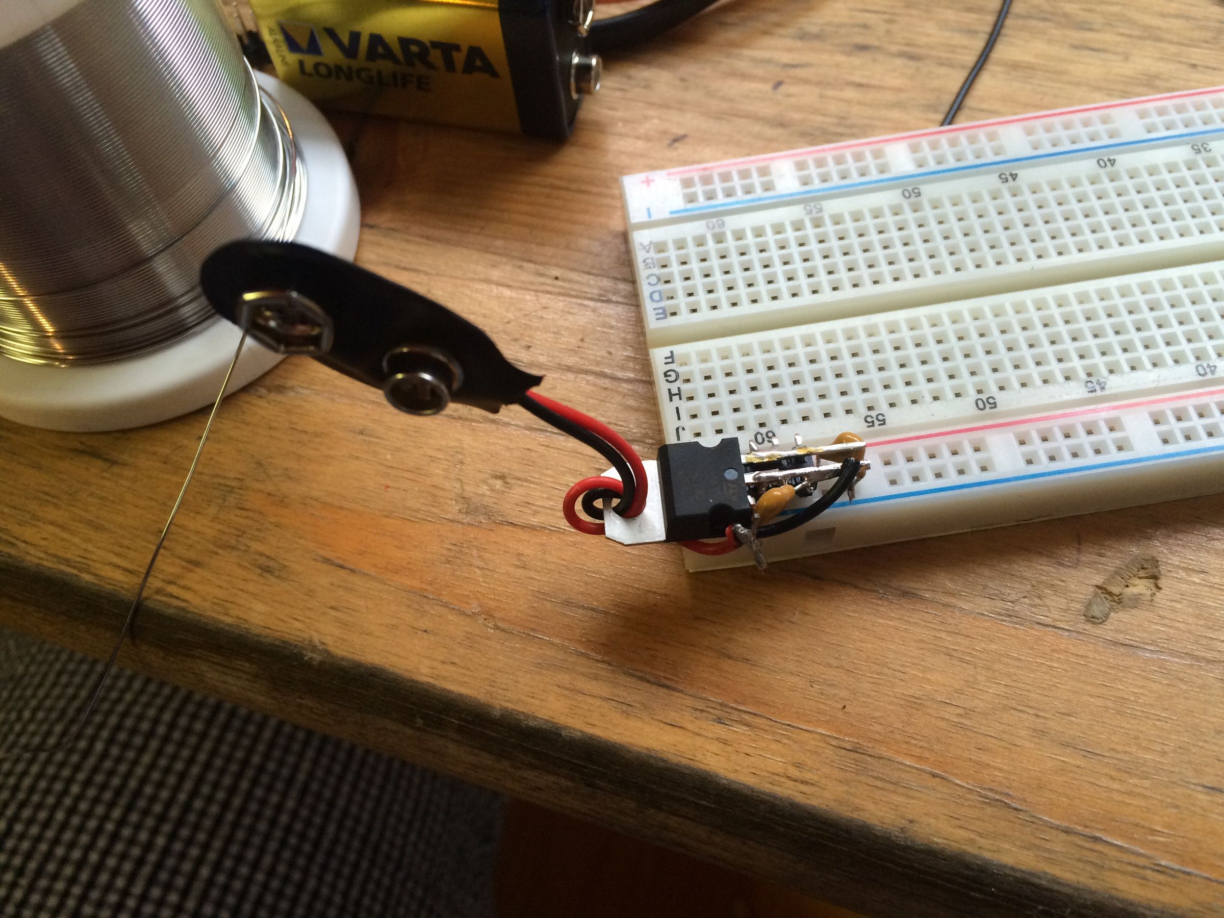 5V Breadboard Powersupply : 5 Steps - Instructables