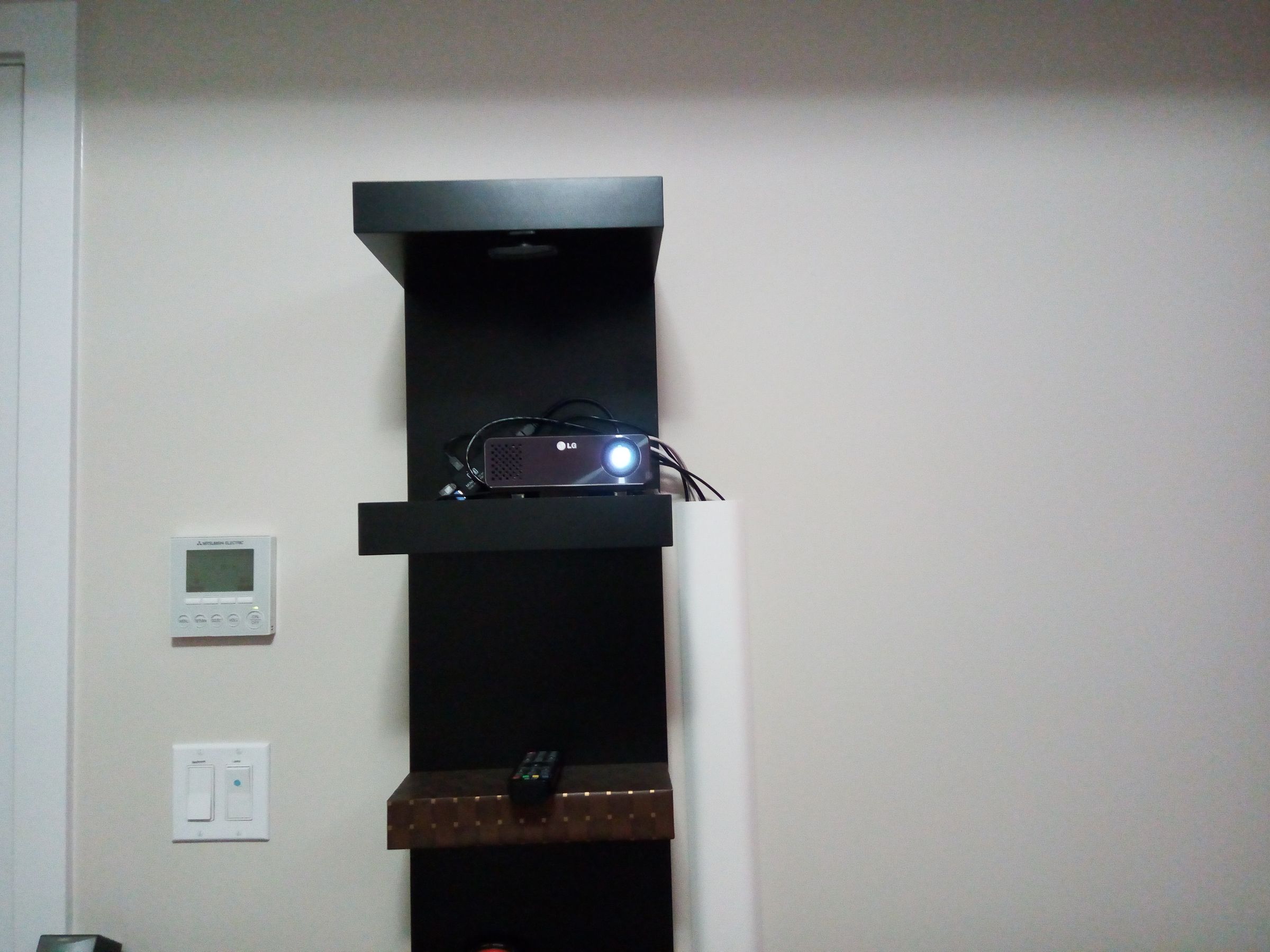 Mount Projector Without Drilling With IKEA LACK Shelf : 5 Steps (with ...
