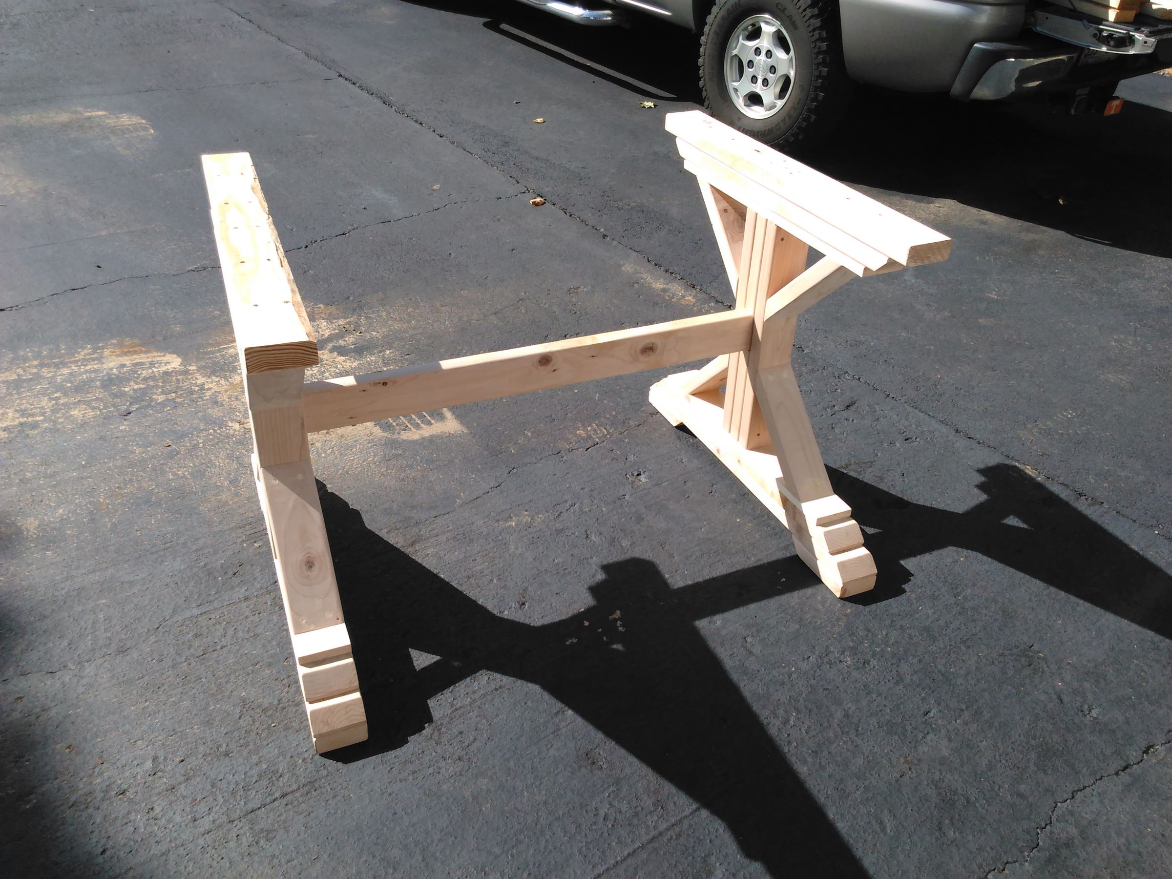 Rustic Farmhouse Table DIY : 10 Steps (with Pictures) - Instructables