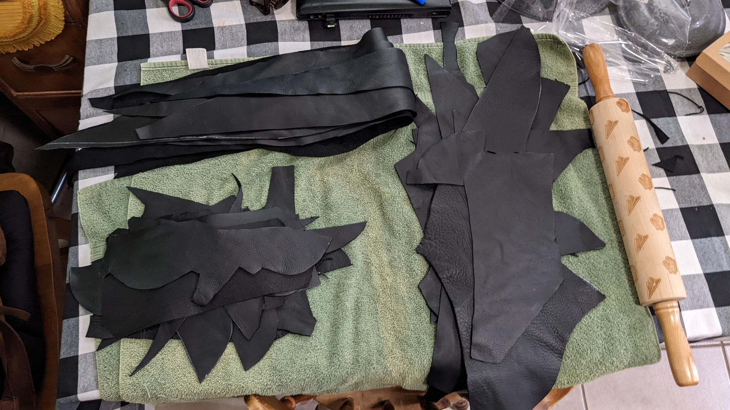 Scrap Leather Scales : 6 Steps (with Pictures) - Instructables