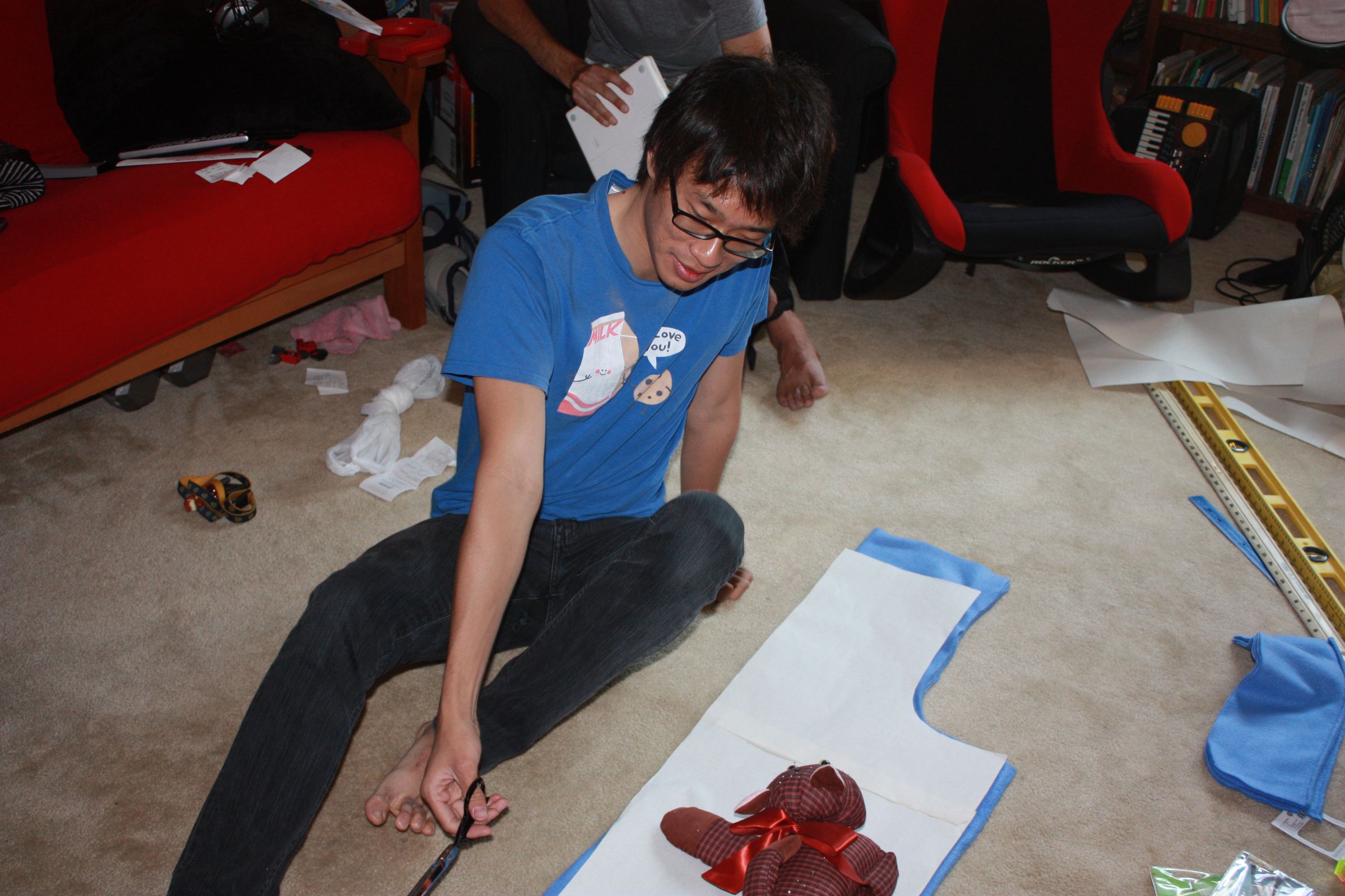 "Snuggie" Character Costume : 19 Steps (with Pictures) - Instructables