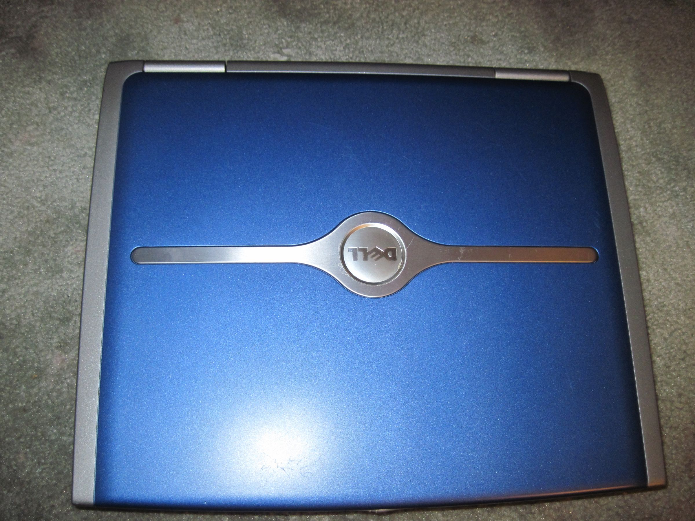 Disassembly of a Dell Inspiron 1100 : 6 Steps - Instructables