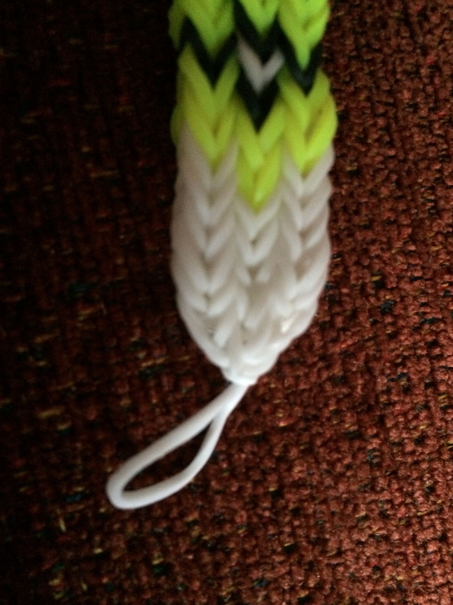 Loom Band Dog Collar Revamp : 8 Steps - Instructables