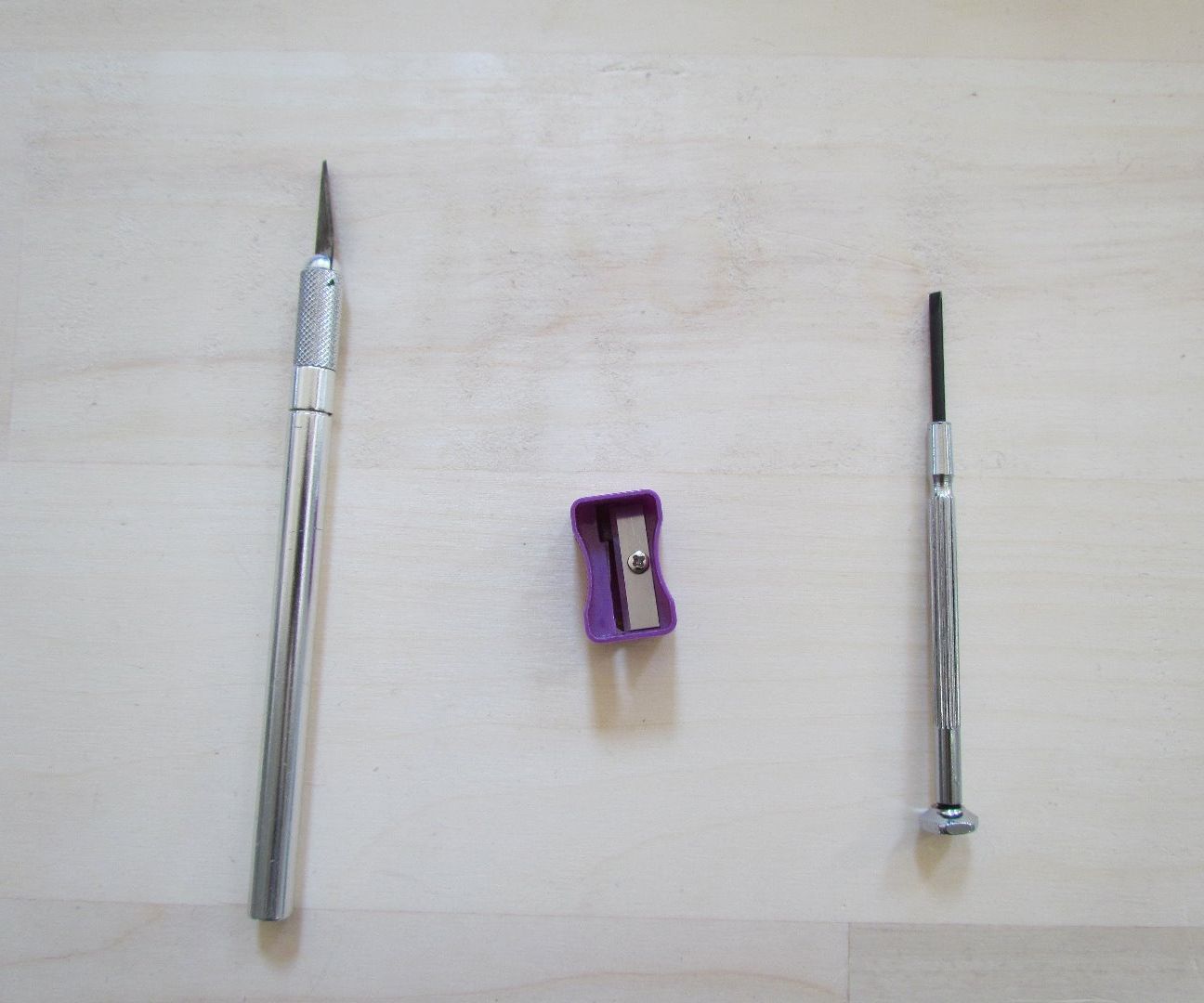 Exacto-knife Hack : 4 Steps - Instructables