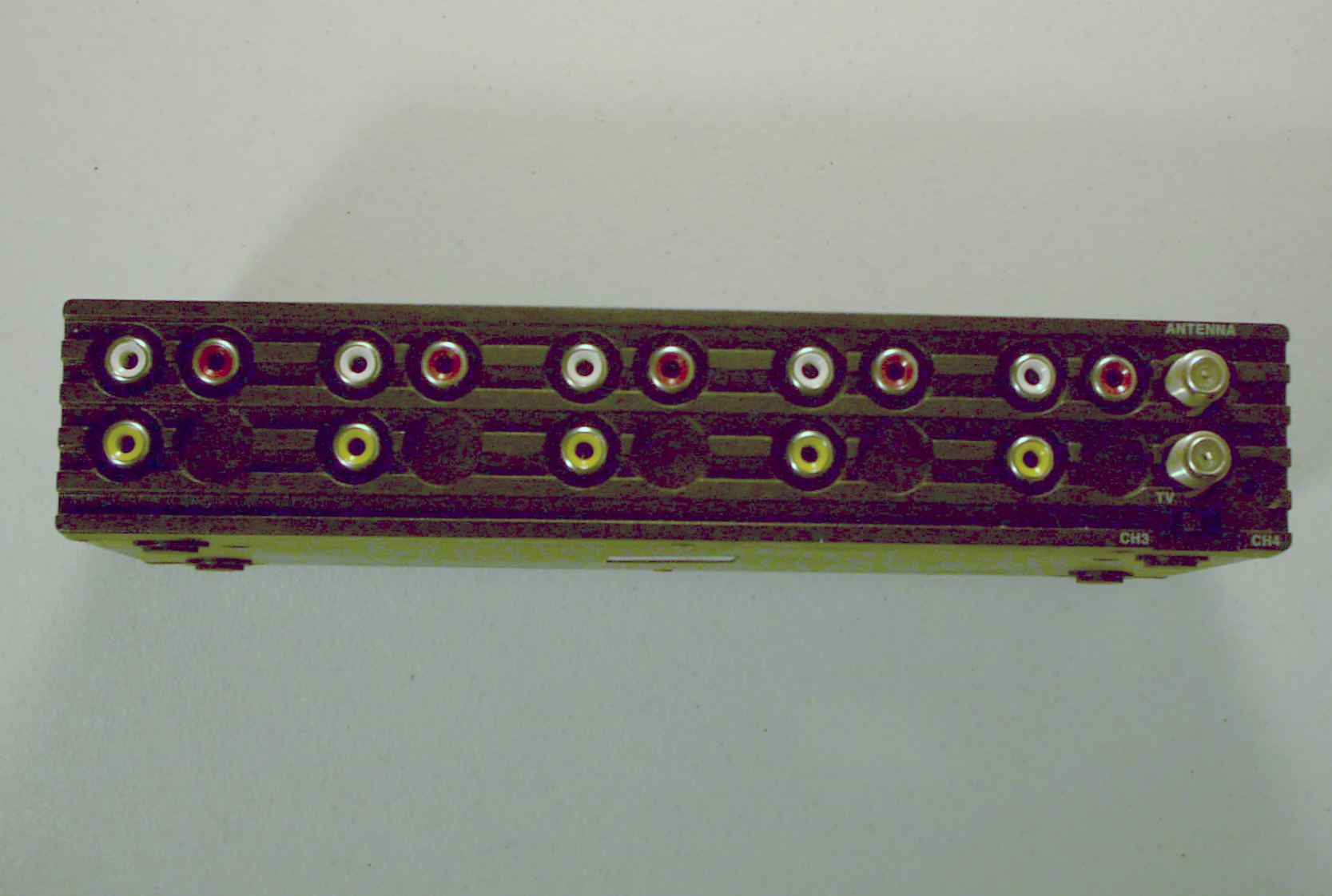 Switchbox for Digital Audio : 3 Steps - Instructables