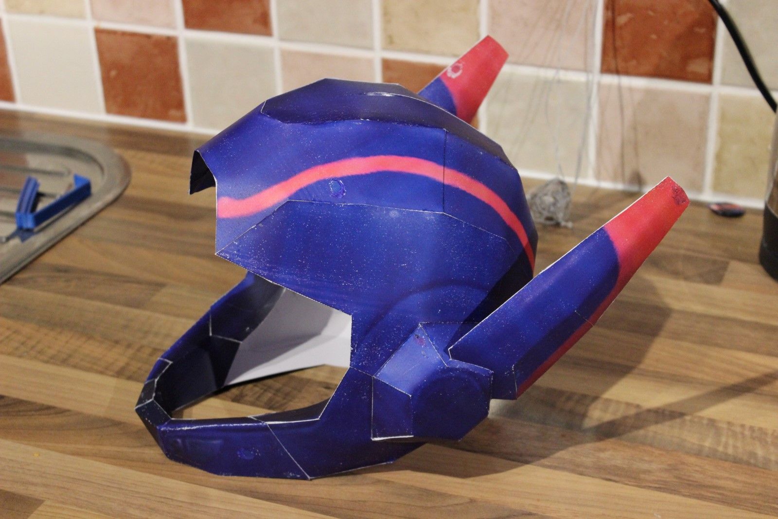 Hiro Hamada Papercraft Helmet : 3 Steps (with Pictures) - Instructables