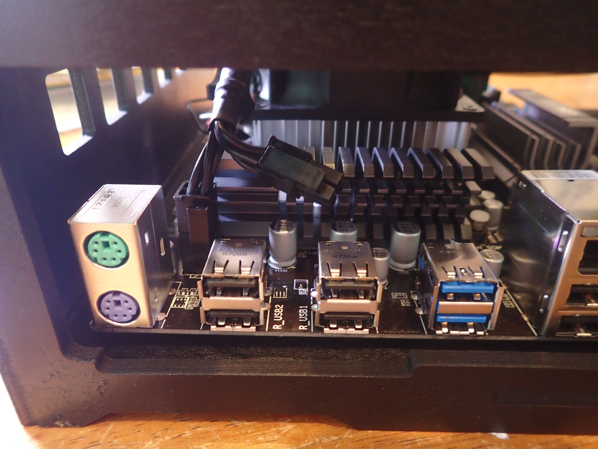 Simple, Stackable GPU Mining Rig : 10 Steps (with Pictures) - Instructables