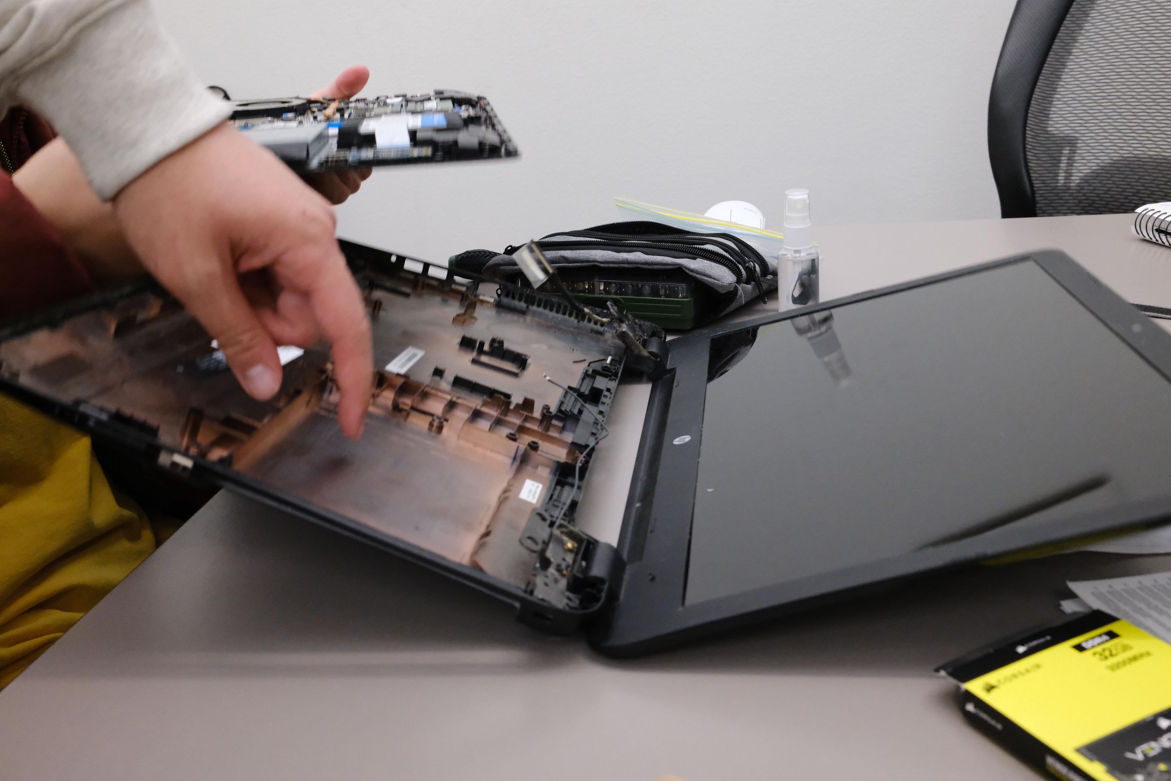 Replacing Thermal Paste on a Laptop : 11 Steps - Instructables
