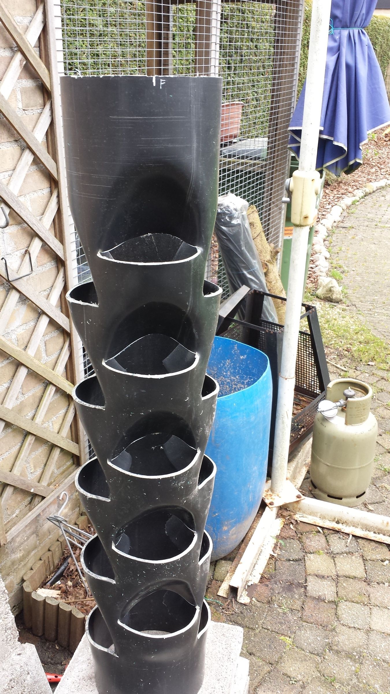 Plant Tower Made Out of PVC Pipe (15 Pockets) : 8 Steps (with Pictures ...