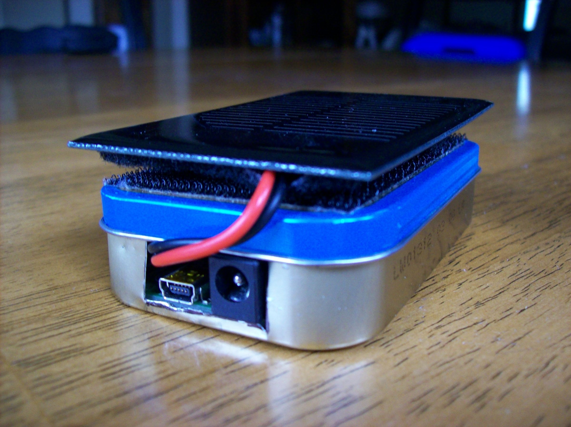 How to Make a Solar IPod/iPhone Charger -aka MightyMintyBoost : 5 Steps ...