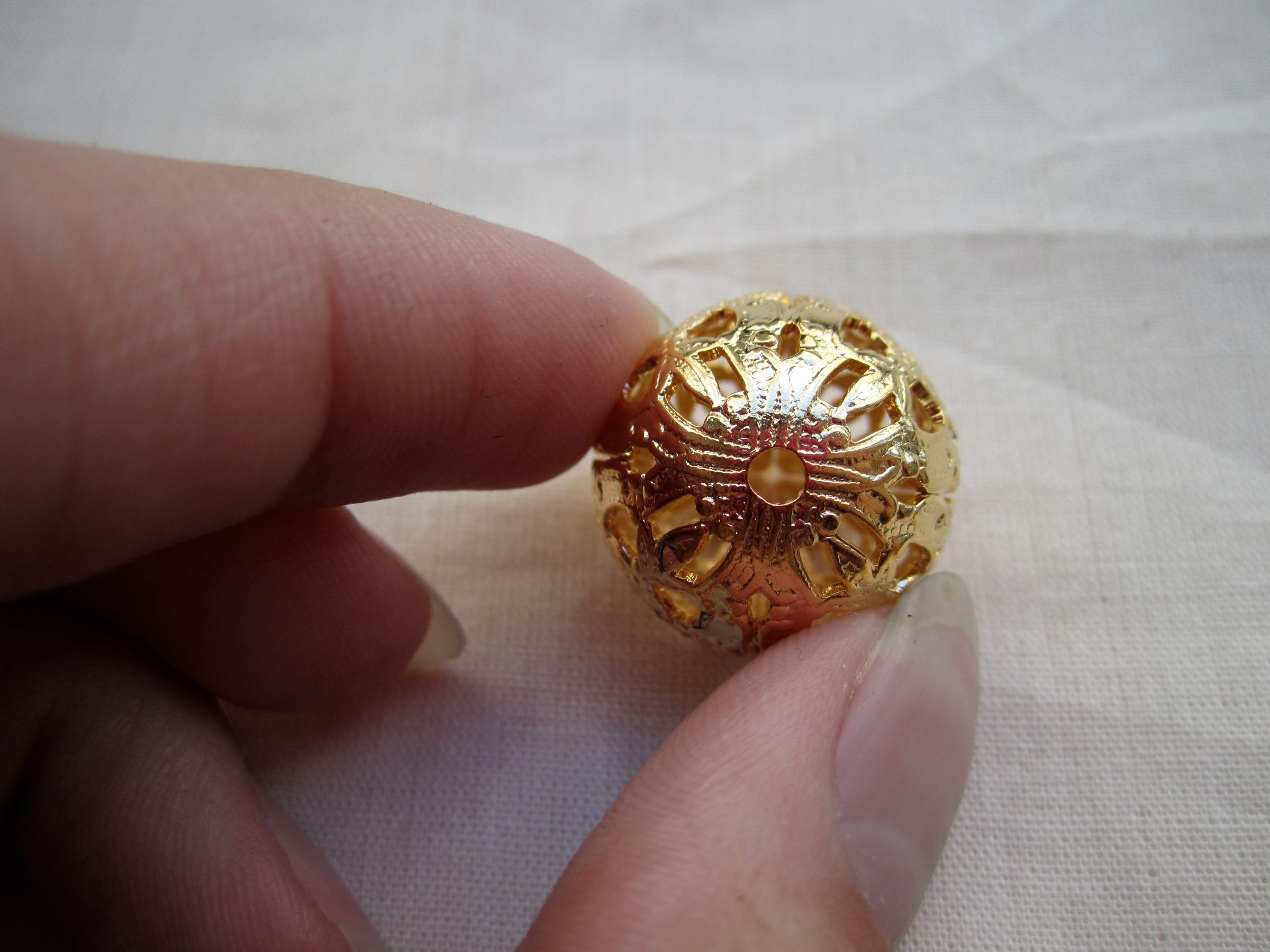 Make a Golden Snitch Necklace! : 9 Steps (with Pictures) - Instructables