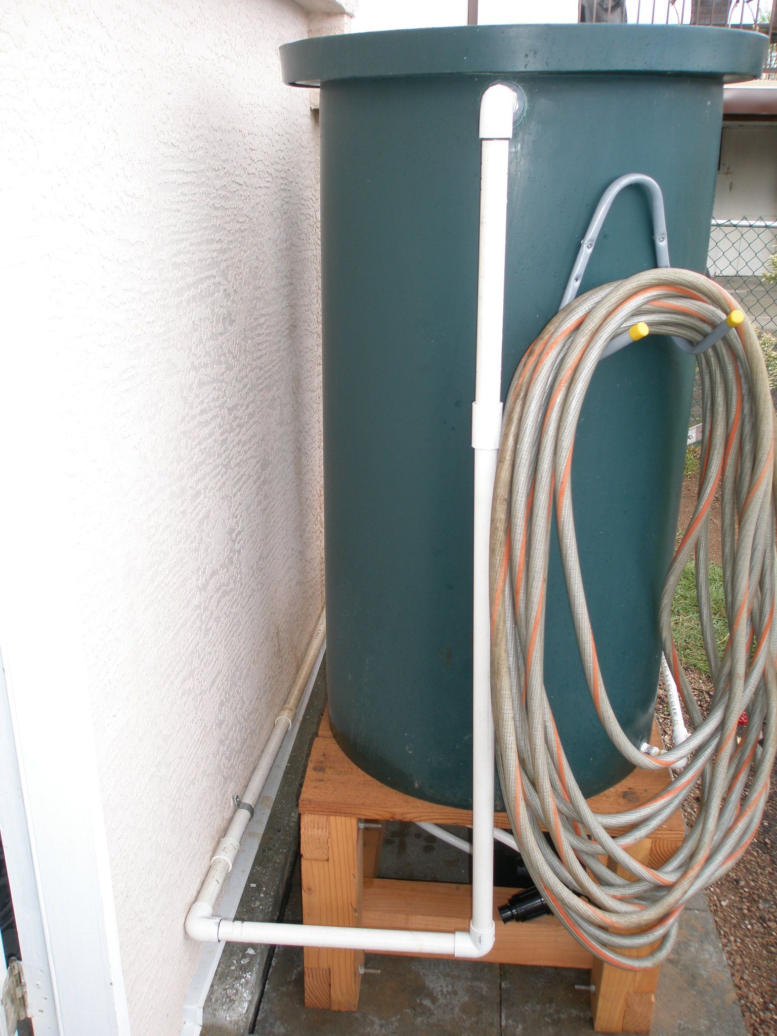 Green Solar Powered Water Barrel : 9 Steps (with Pictures) - Instructables