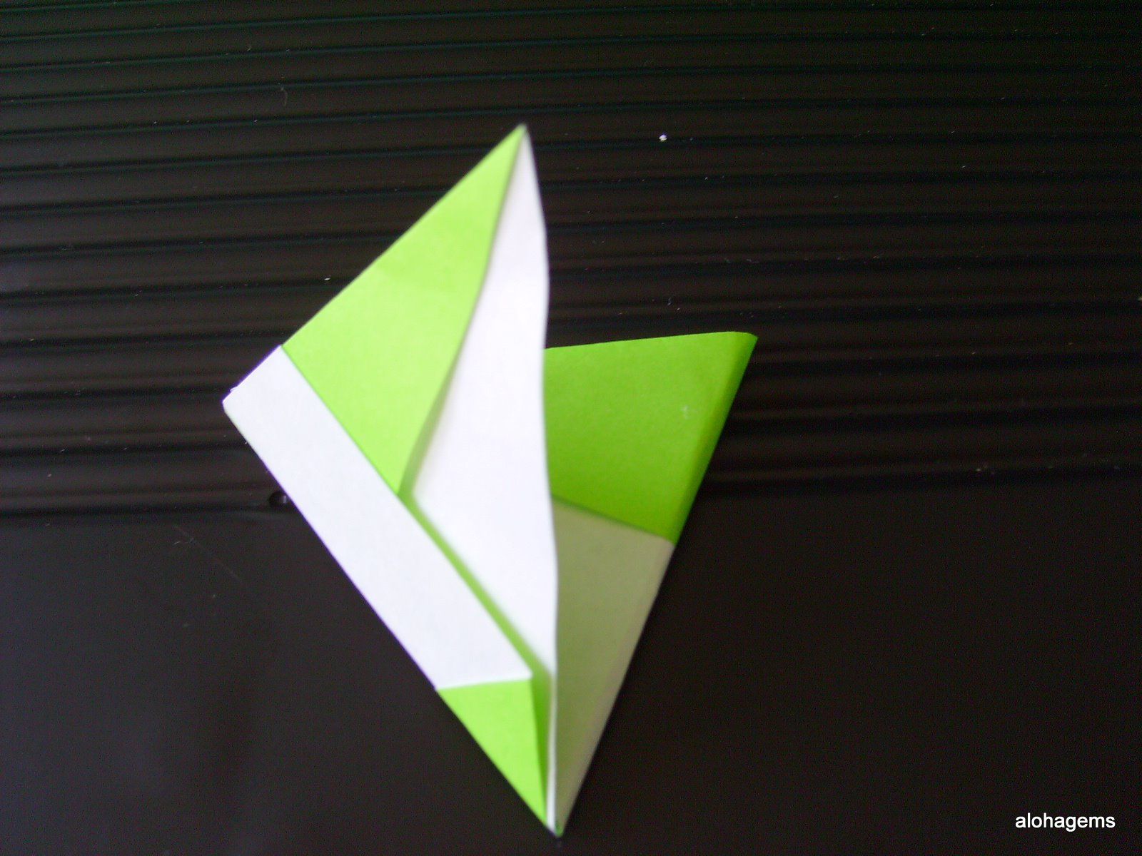 How to Make Origami of Equilateral Triangles With Pockets on Each Sides ...