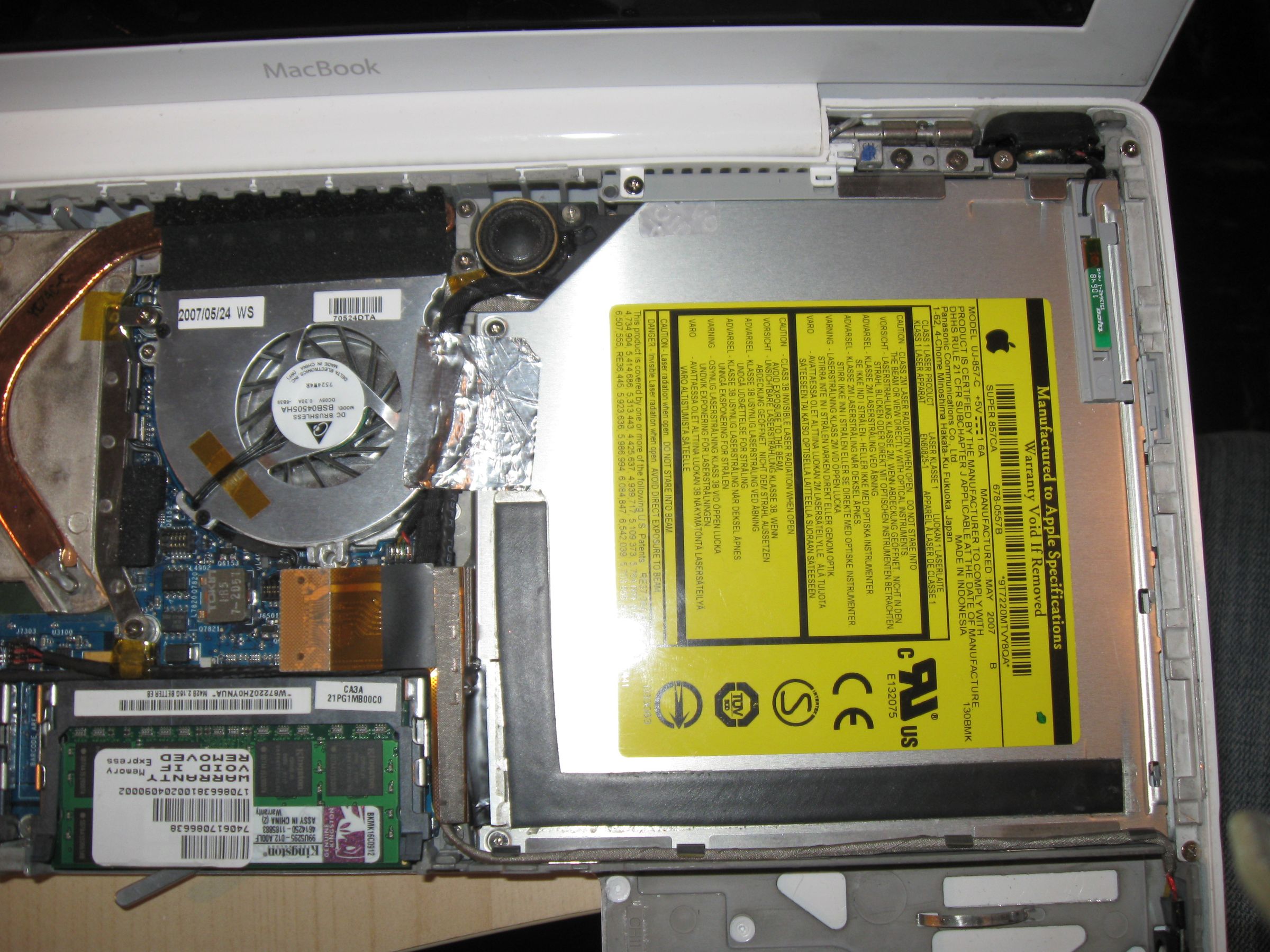 Apple MacBook Superdrive Repair Not Replacement : 4 Steps - Instructables