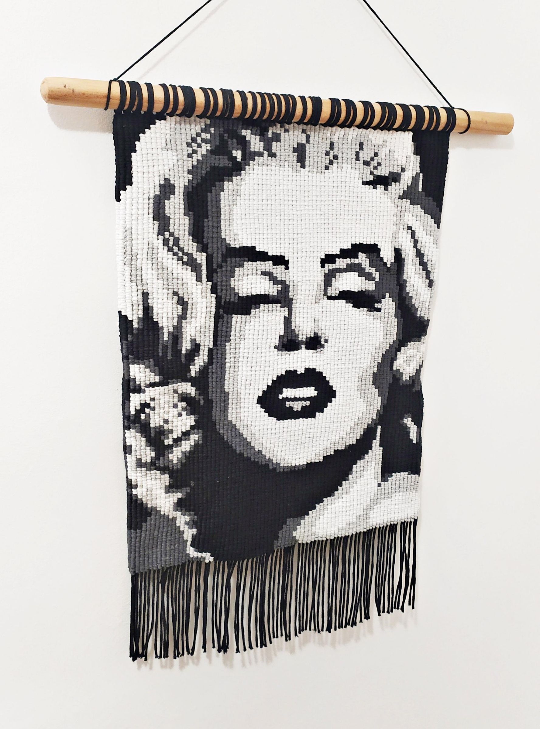 How to Make a Macrame Portrait Wall Hanging : 12 Steps (with Pictures ...