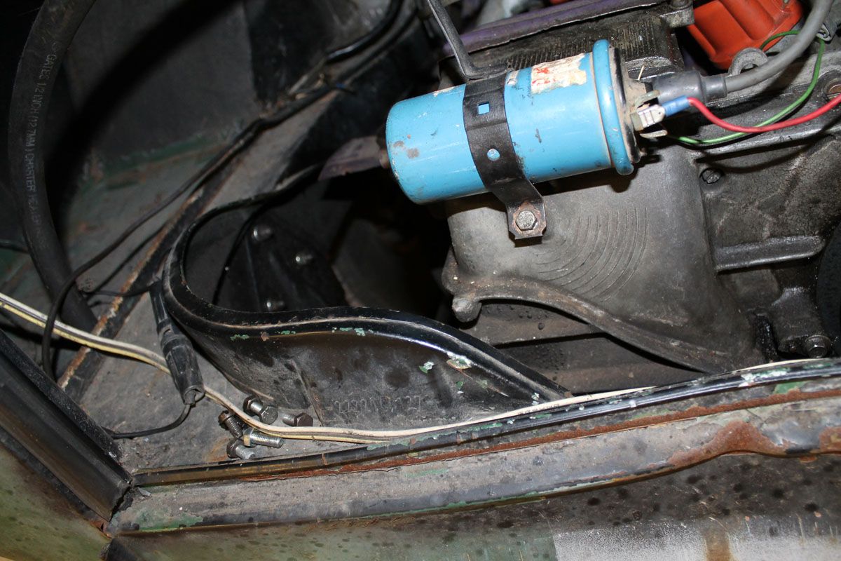 Removing the Engine and Transmission Together From a VW Type II Bay ...