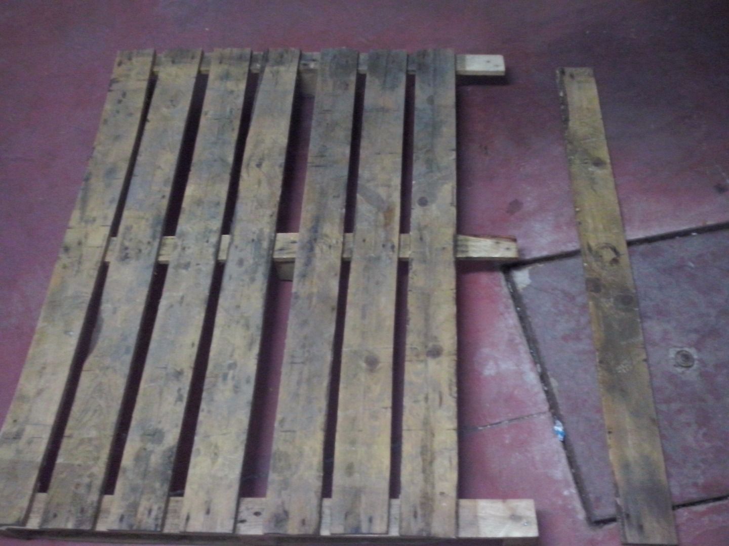 How to Disassemble Pallet Easy, Quick and Safe : 4 Steps - Instructables