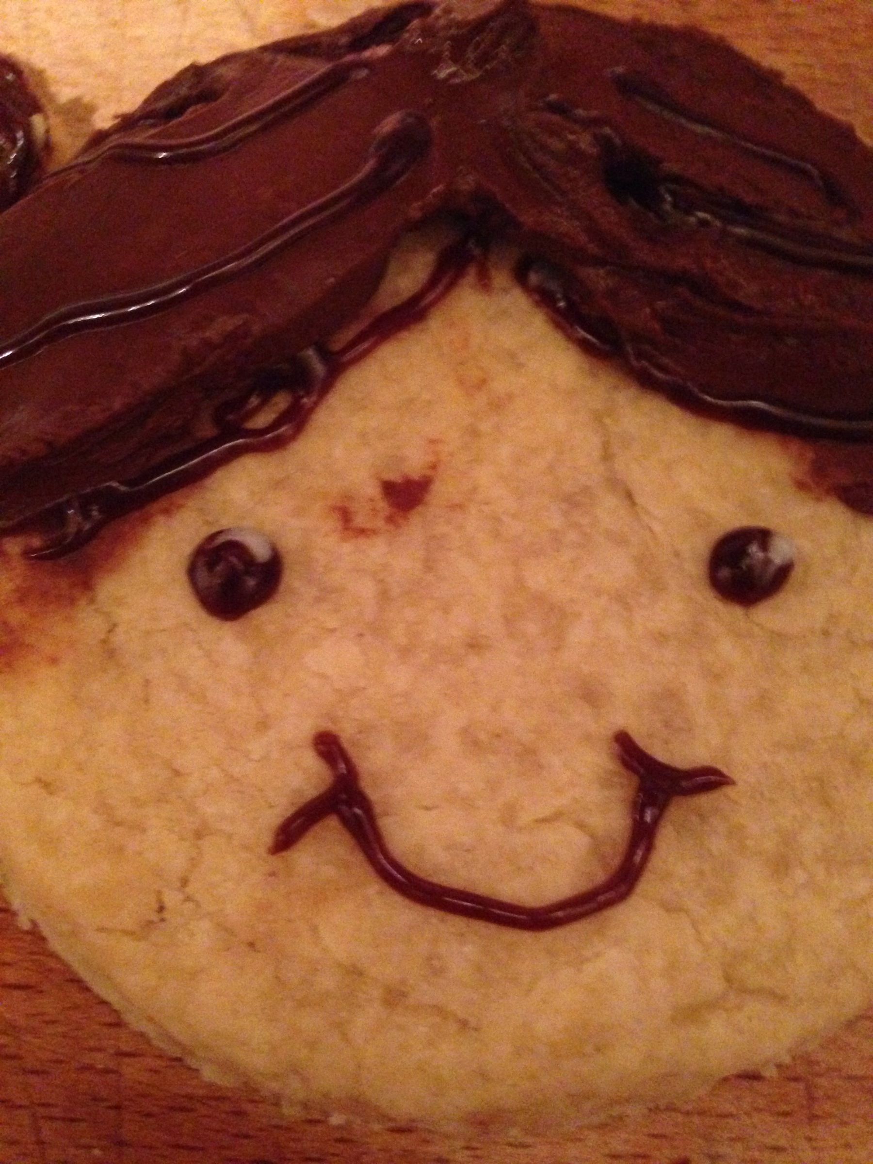 Giant Princess Leia Cookie : 7 Steps - Instructables