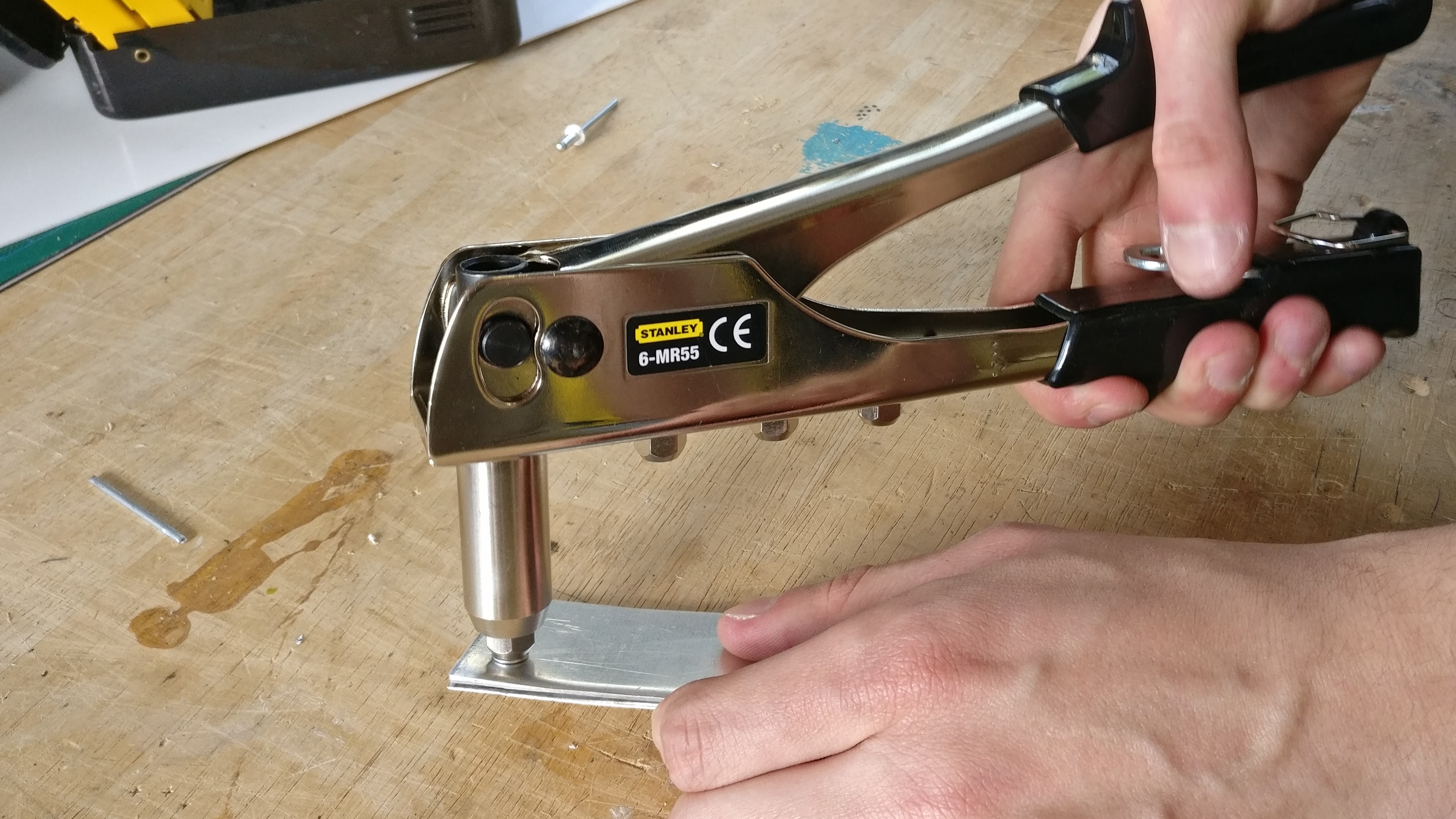 Mechanical Connection: Pop Rivets Werkplaatsidc : 15 Steps (with ...