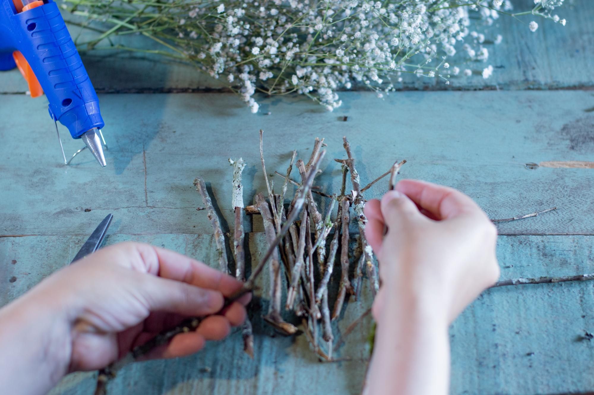 Diy Snowflakes With Flowers : 4 Steps - Instructables