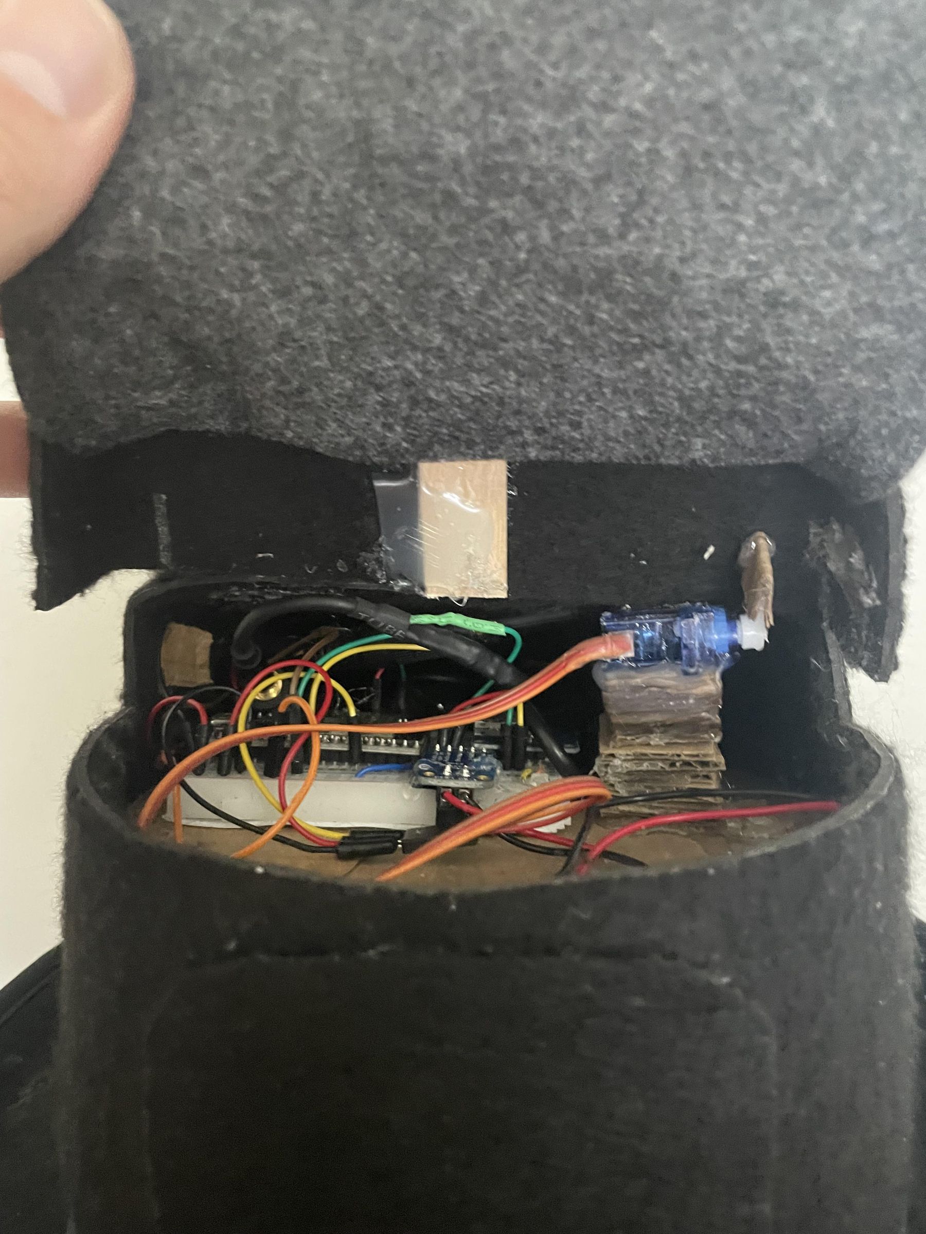 Talking Head: a Talking Hat : 10 Steps (with Pictures) - Instructables