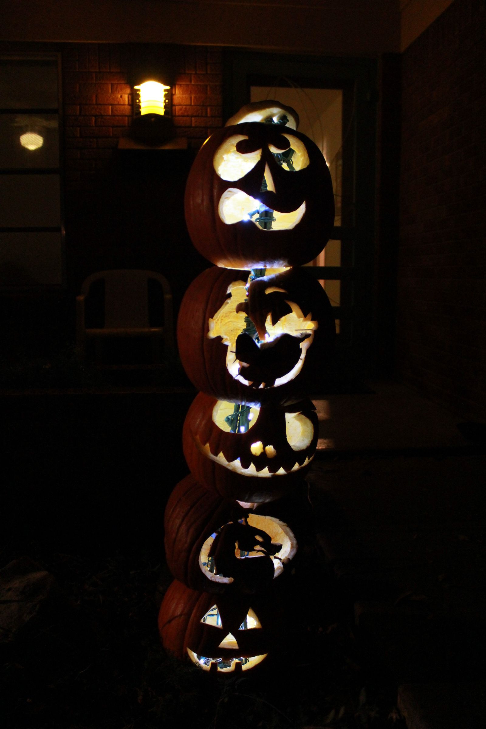 Make a Pumpkin Totem Pole in Less Than 2 Hours : 16 Steps (with ...