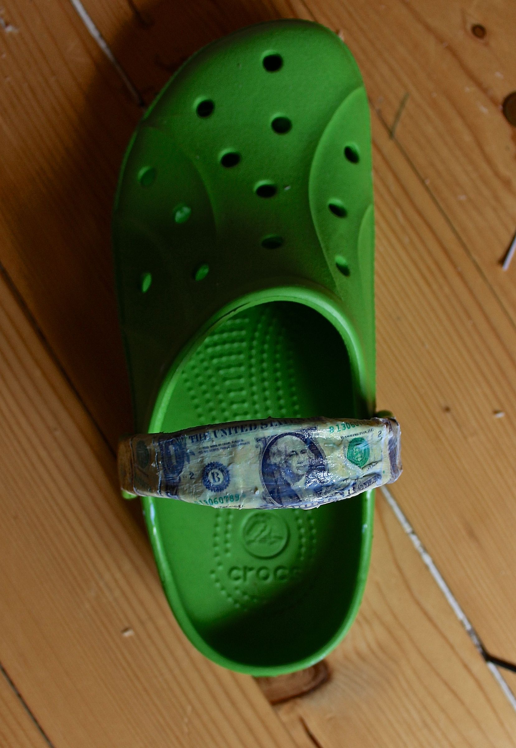 Pimp Up Your Crocs : 3 Steps - Instructables