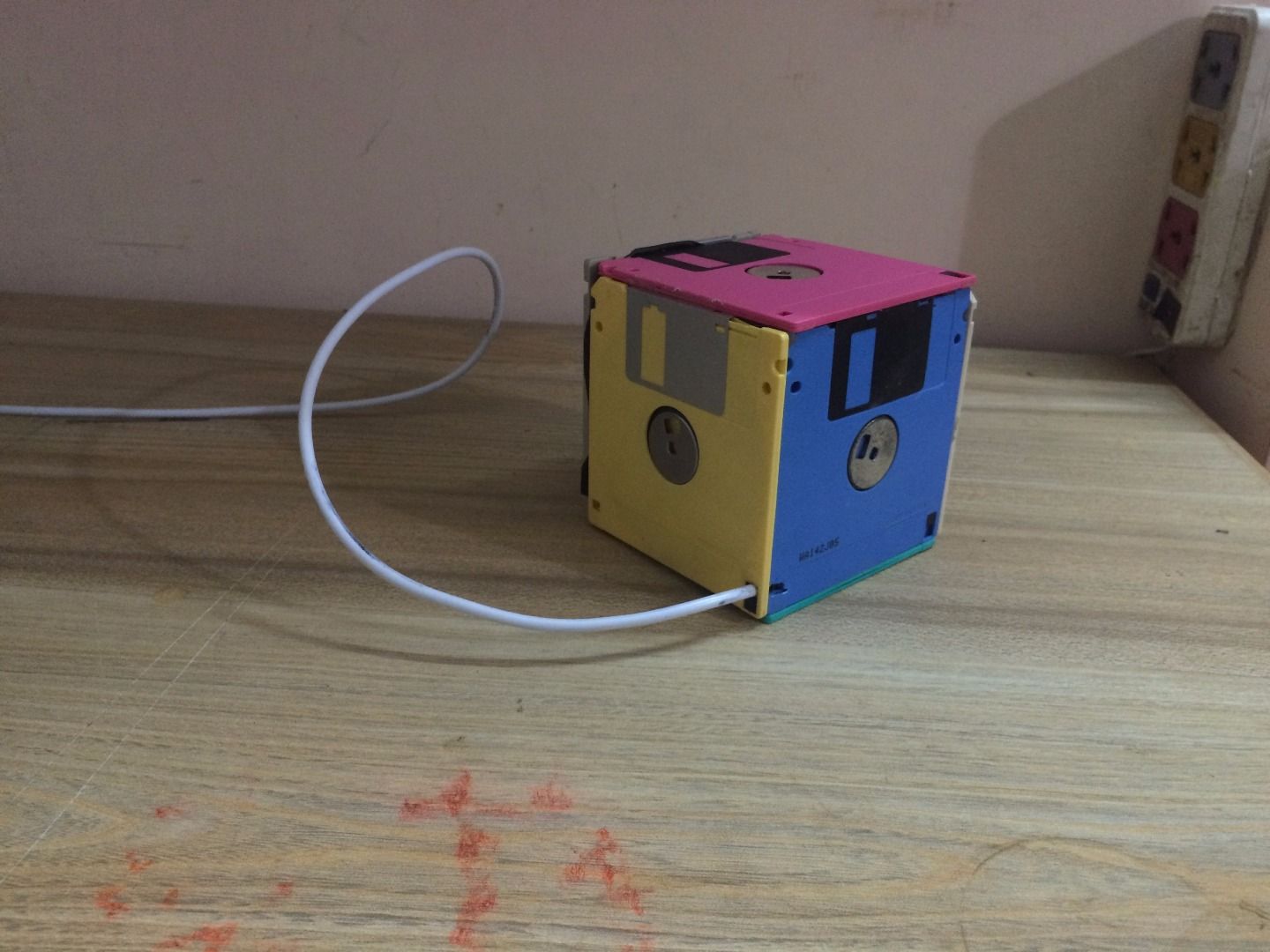 Floppy Disk Lamp : 7 Steps (with Pictures) - Instructables