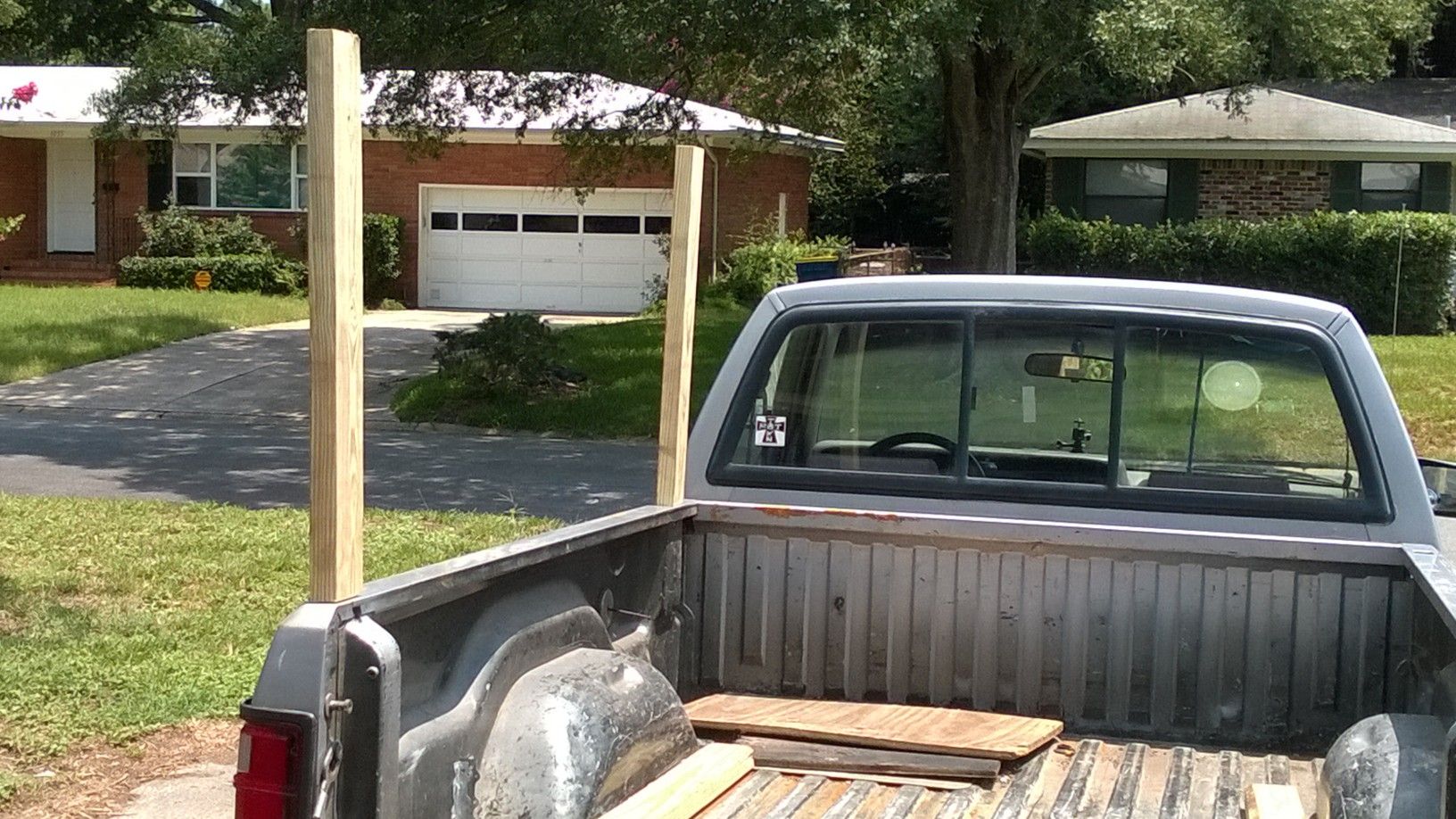 Truck Bed Rail Sides for Hauling : 4 Steps - Instructables