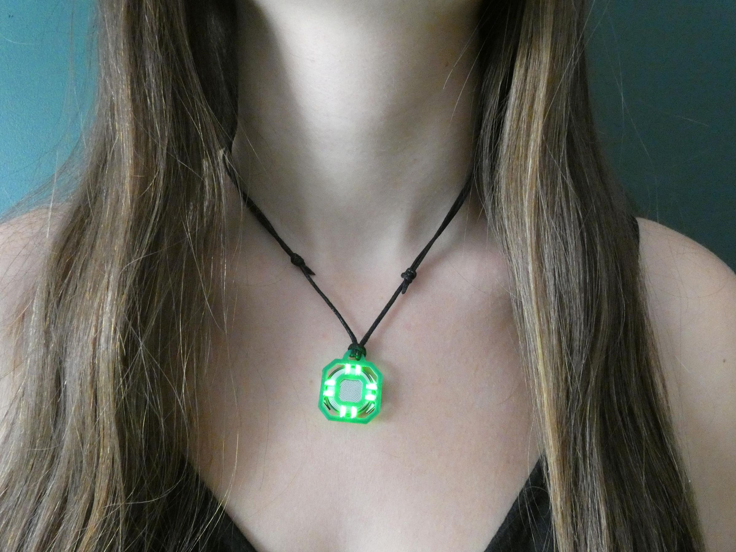 NeckLight V2 : Glow-In-The-Dark Necklaces With Shapes, Colors and ...