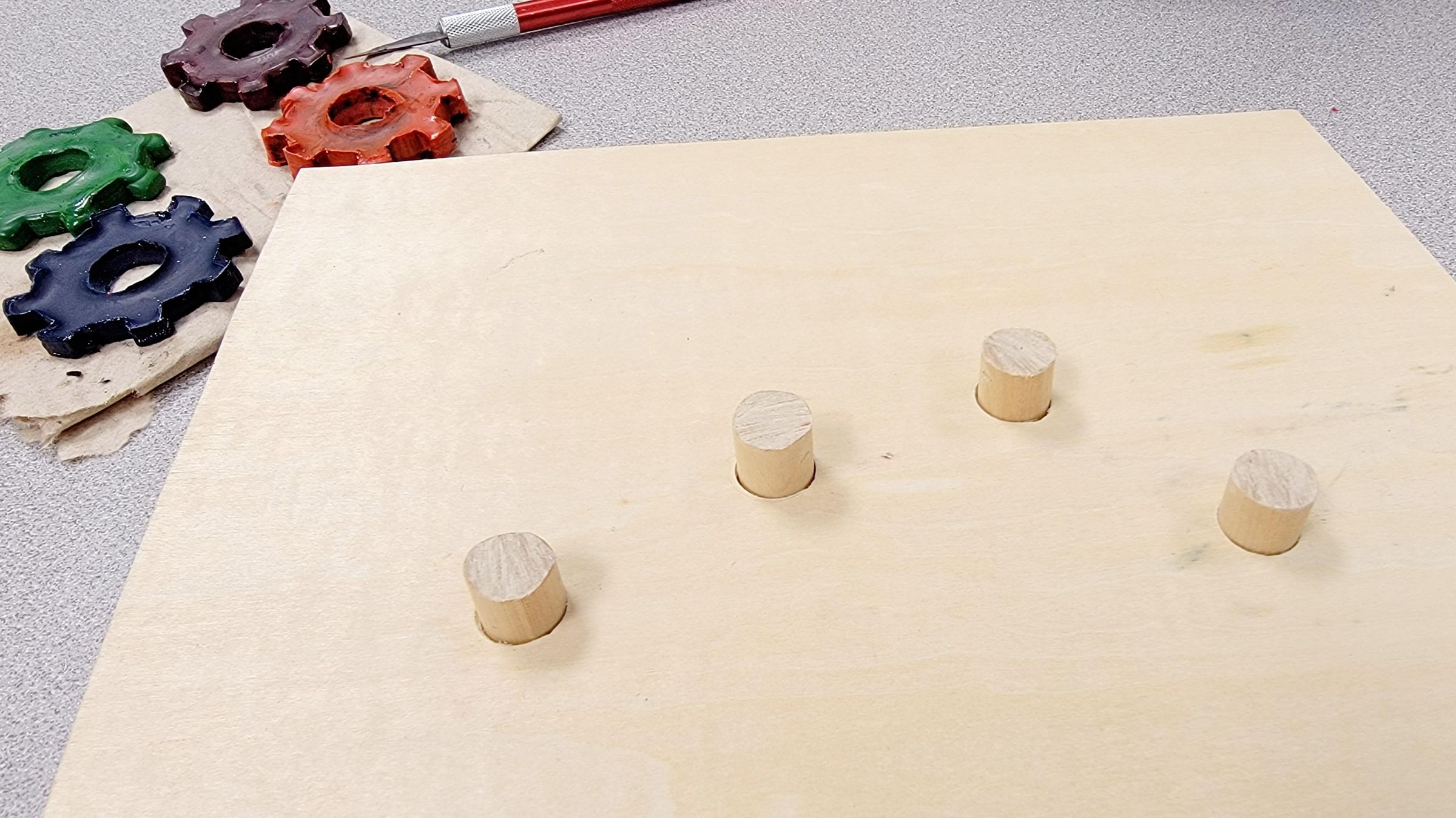 Crayon Gear System : 7 Steps (with Pictures) - Instructables