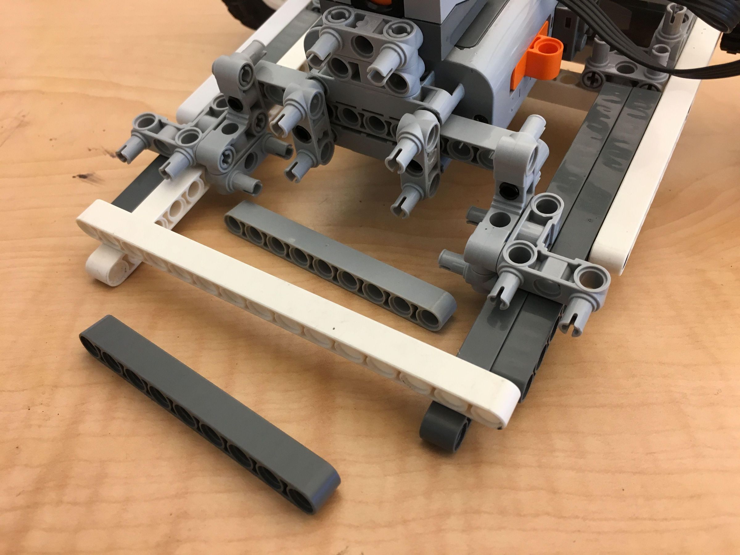 Lego BattleBot: the Dustpan! : 17 Steps (with Pictures) - Instructables