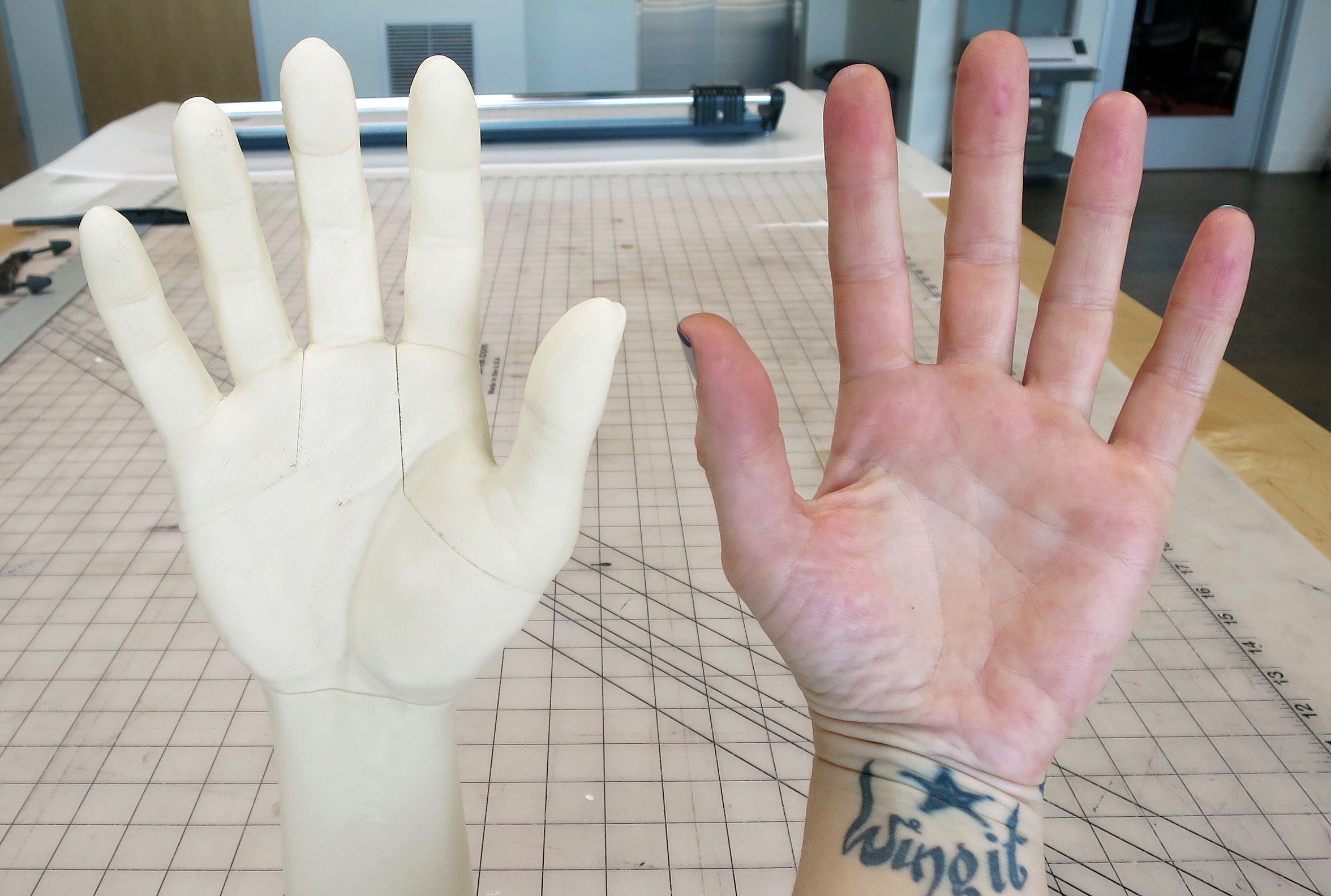 3D Scanning My Hand and Printing the Perfect Glove Mannequin : 8 Steps ...