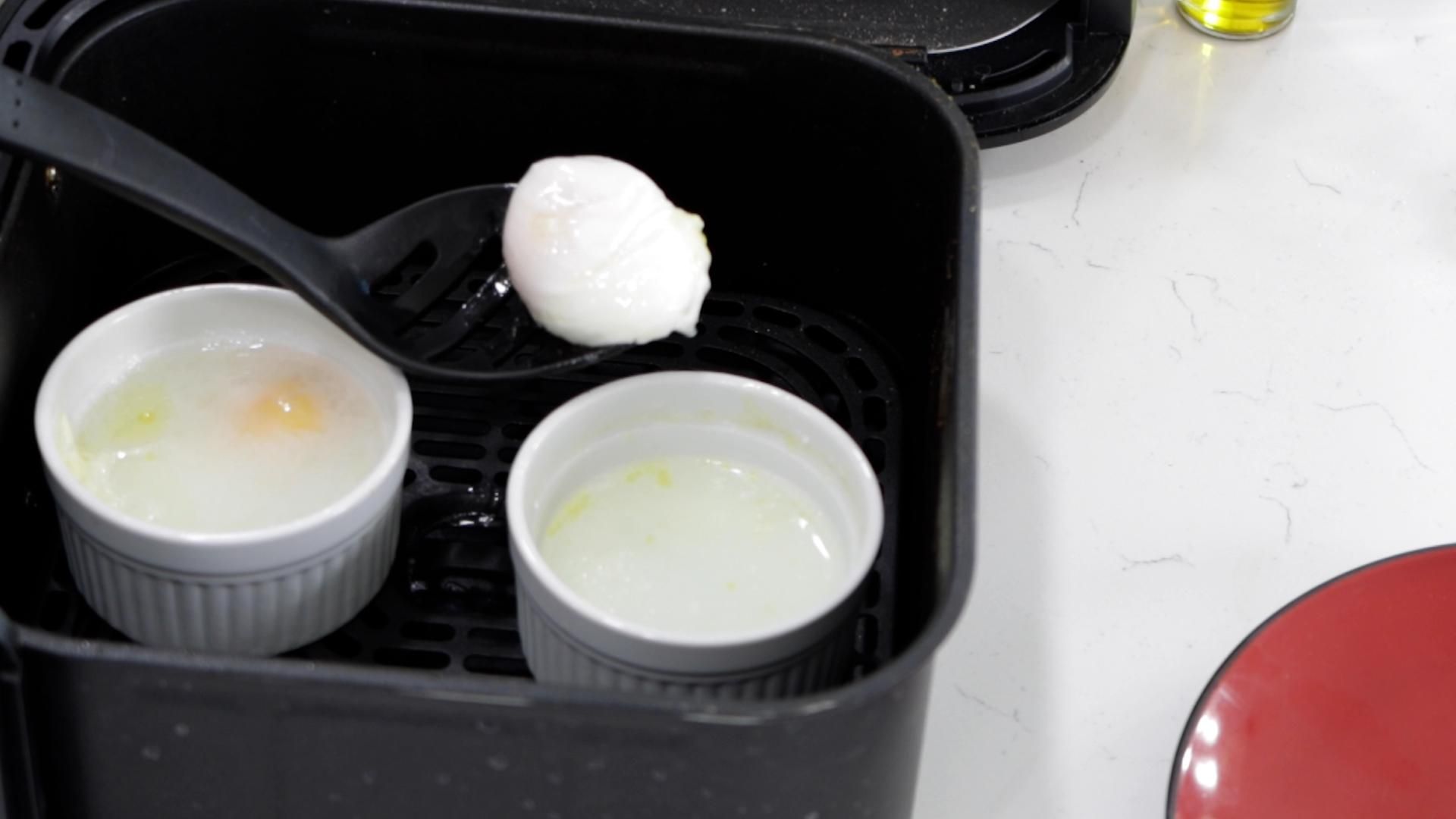 How to Poach Eggs in the Air Fryer | Two Methods : 6 Steps (with Pictures) - Instructables