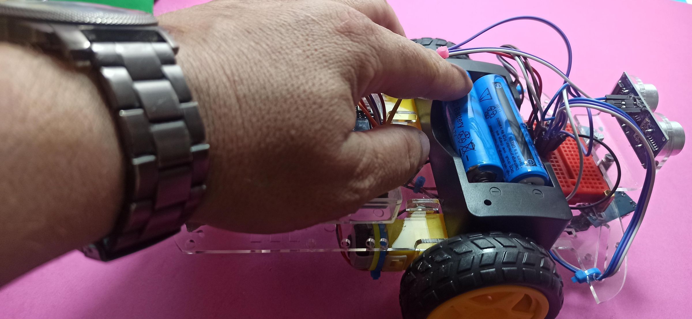 How to Make a Robot That Avoids Obstacles and Line Follower : 4 Steps ...